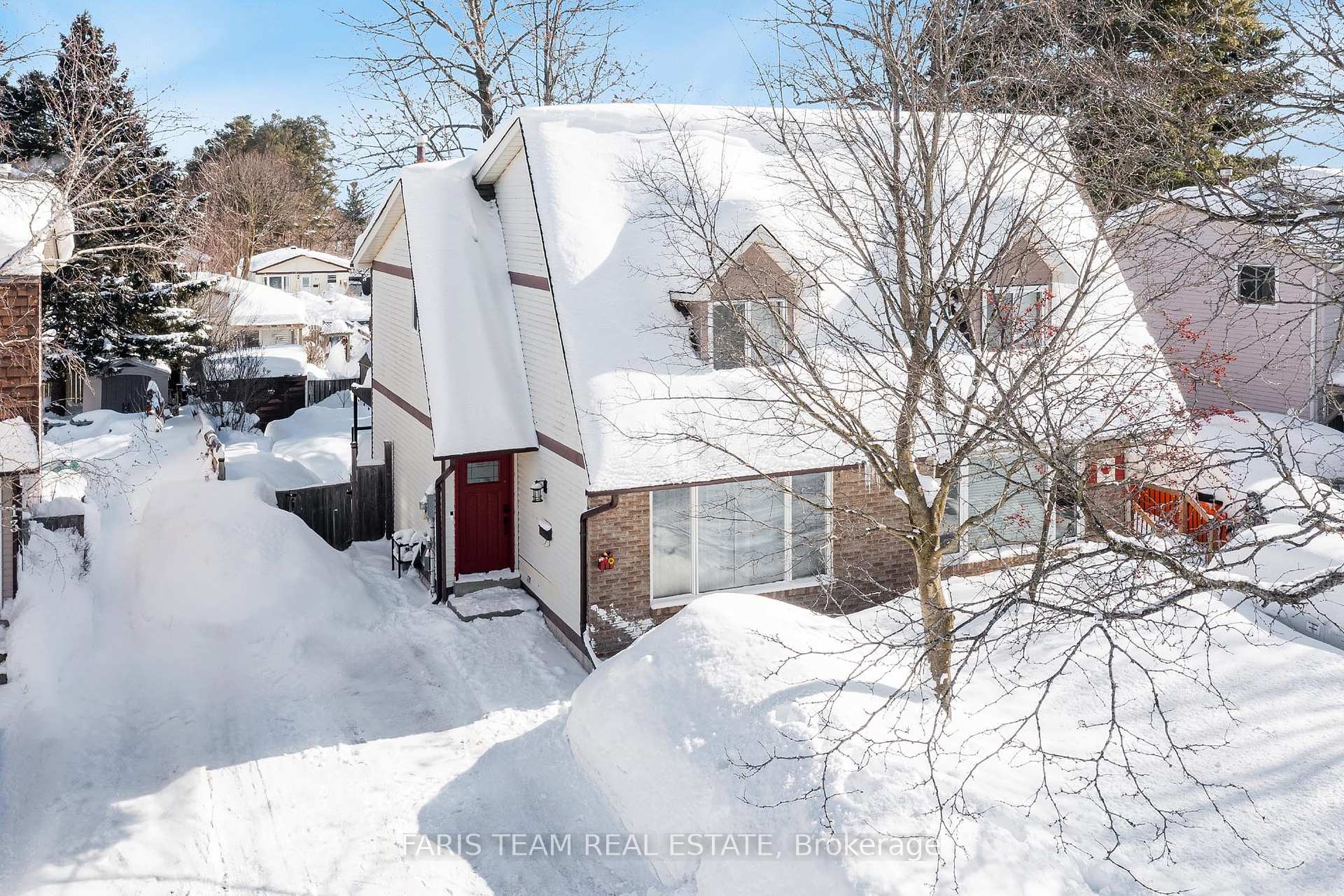 11 Wilde Place, Barrie, ON L4N 4X1