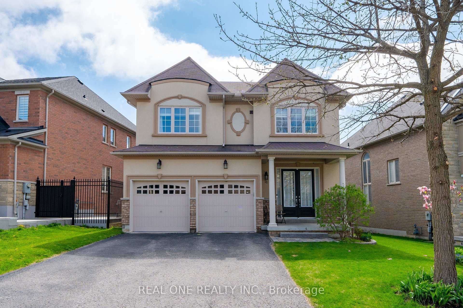11 Zoran Lane, Vaughan, ON L6A 4E4