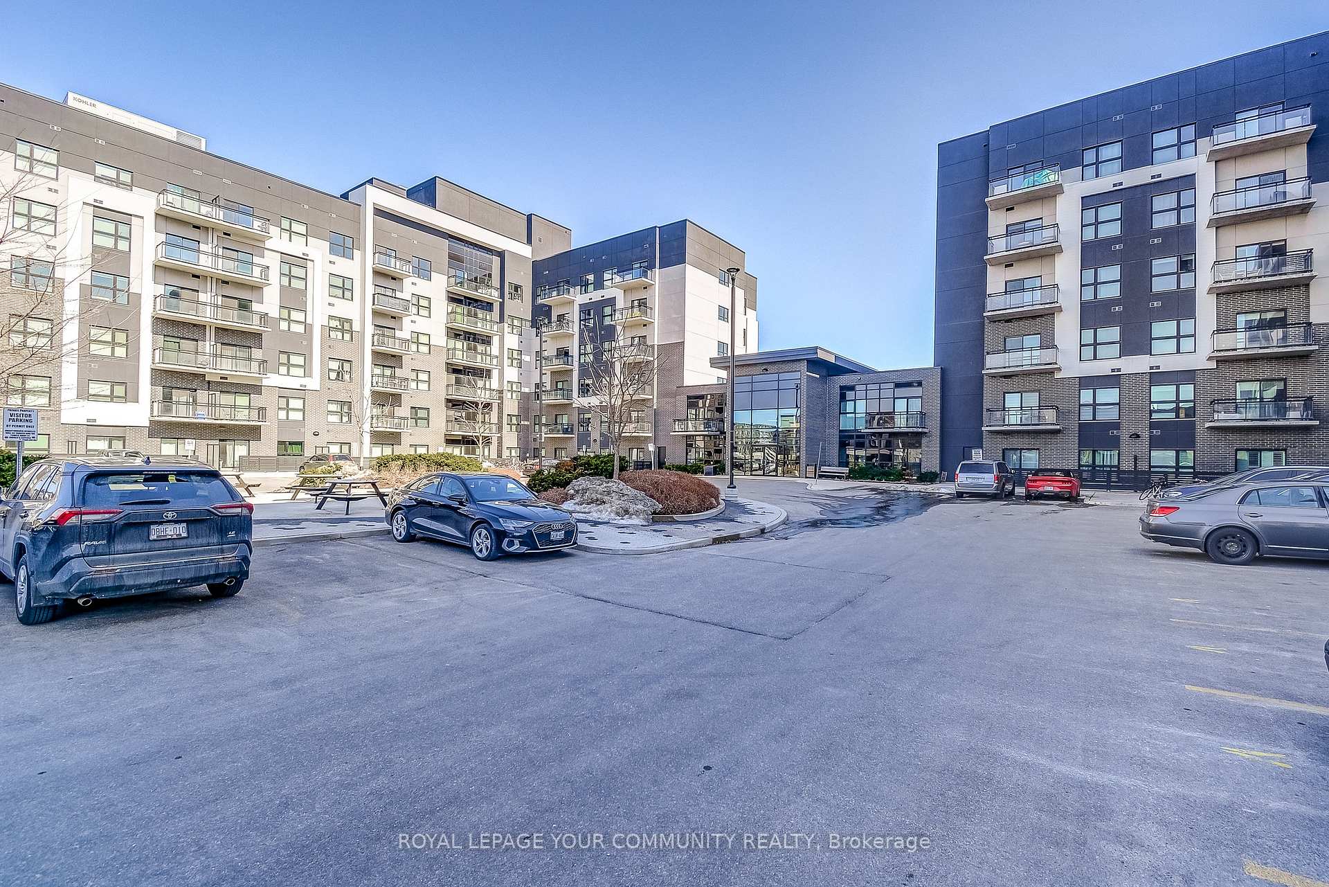 110 - 102 Grovewood Common Circle N, Oakville, ON L6H 0X2