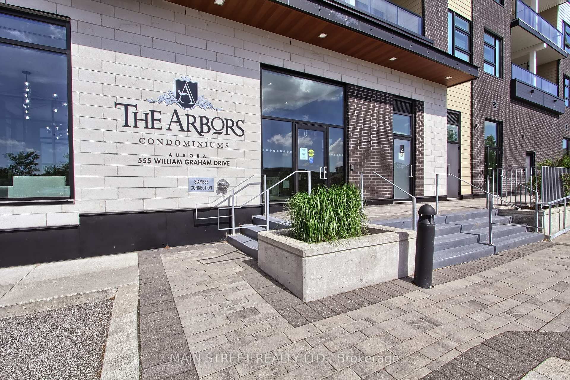 110 - 555 William Graham Drive, Aurora, ON L4G 7C4