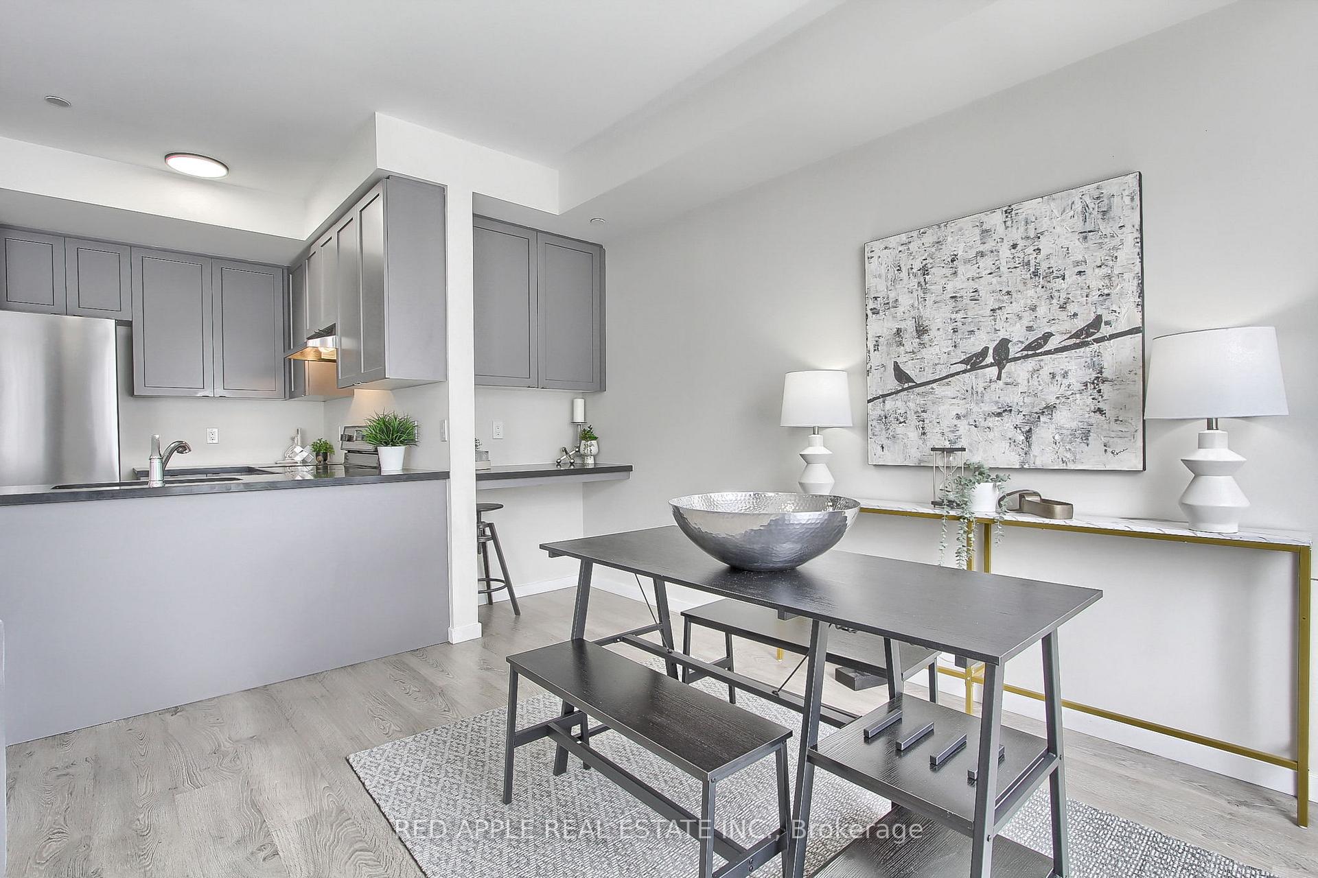 110 - 600 Alex Gardner Circle, Aurora, ON L4G 3G5