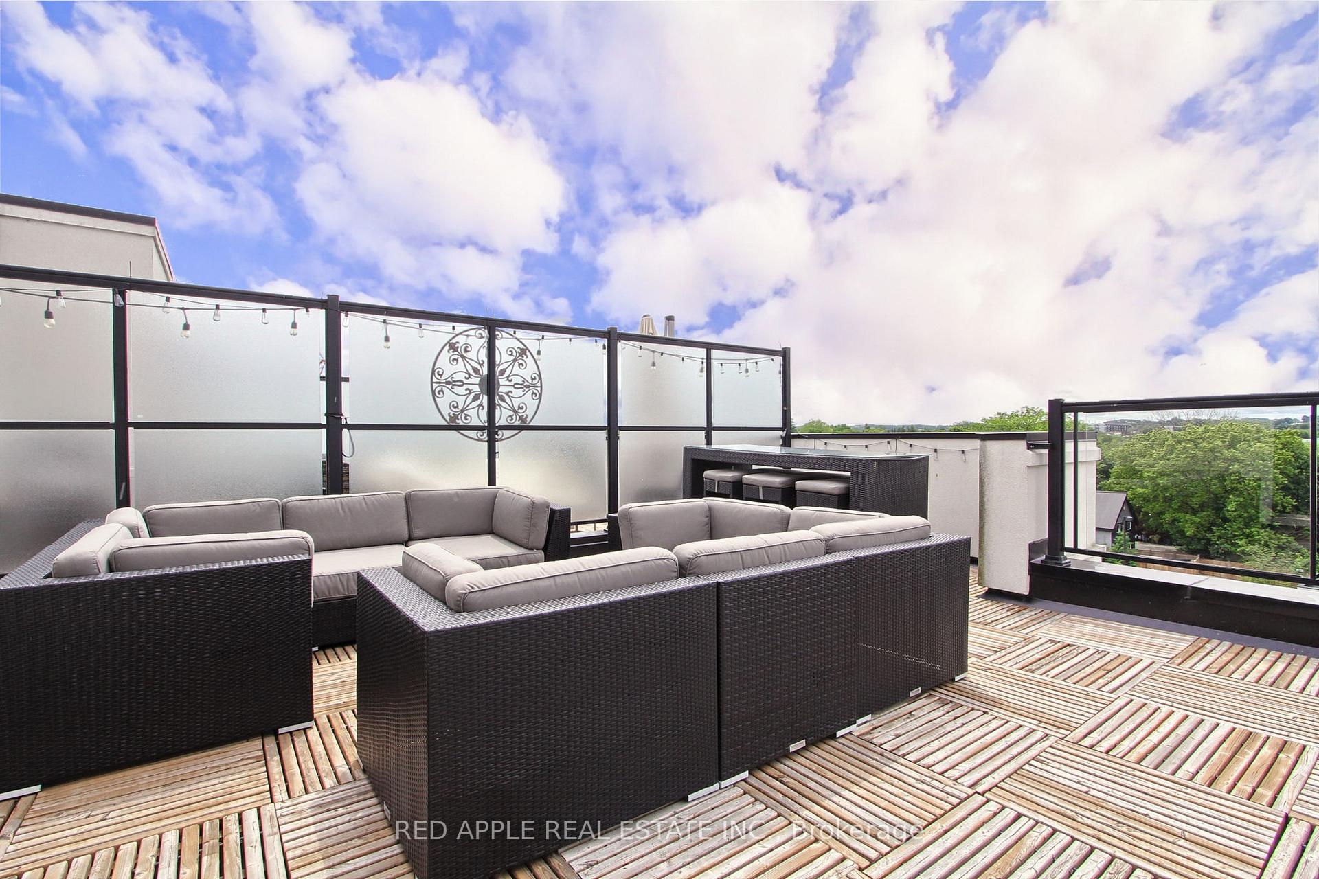 110 - 600 Alex Gardner Circle, Aurora, ON L4G 3G5