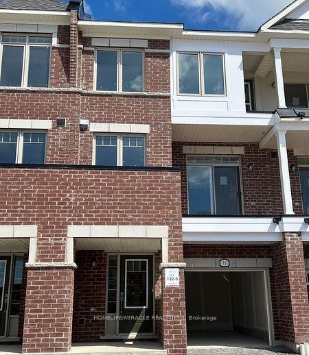 1101 Lockie Drive, Oshawa, ON L1L 0R9