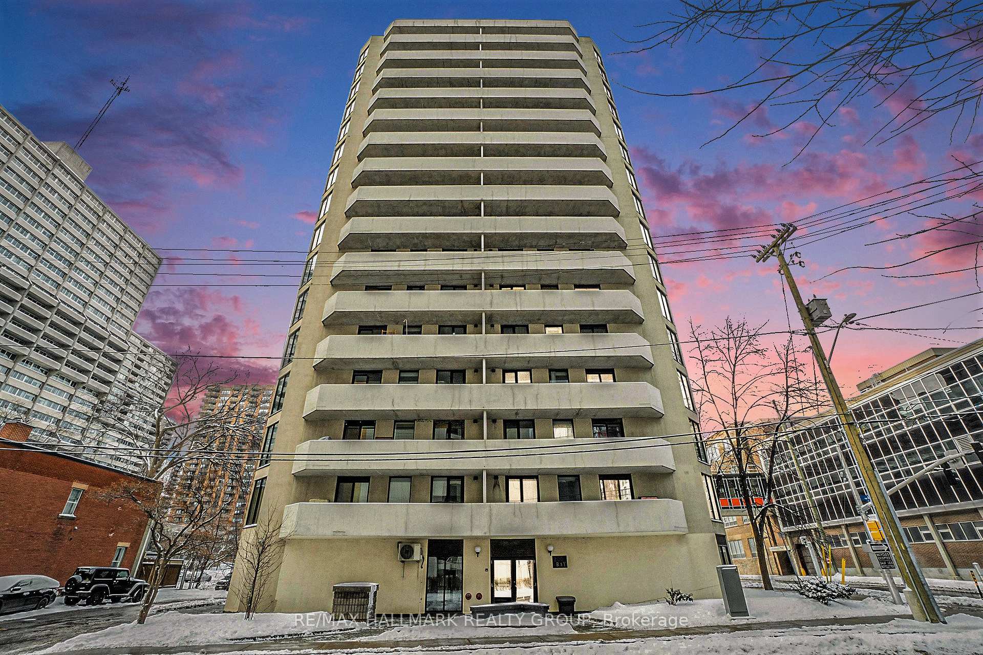 1102 - 200 Bay Street N, Ottawa Centre, ON K1R 7W8