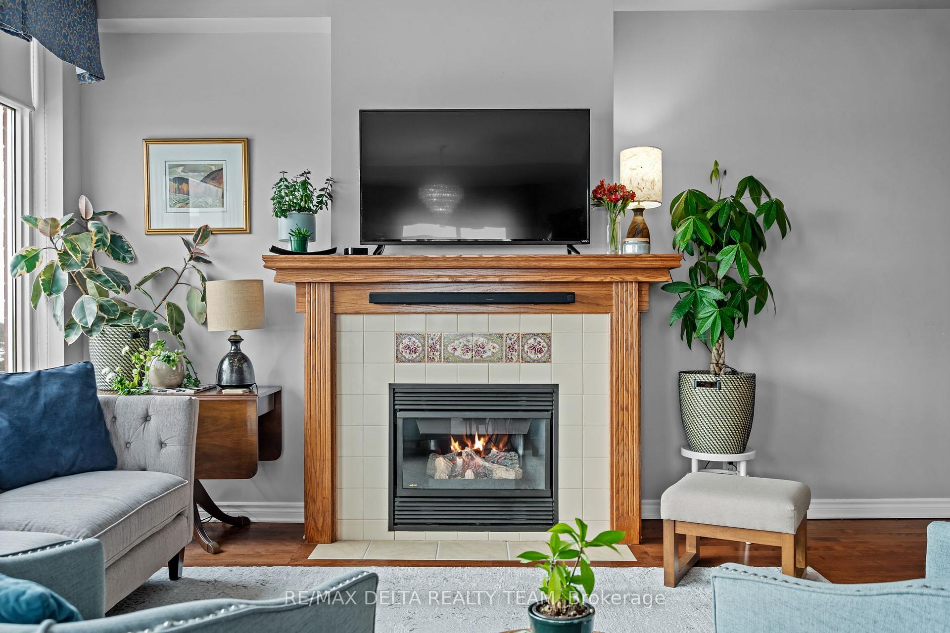 1103 - 136 Darlington Private, Hunt Club - Windsor Park Village and ...