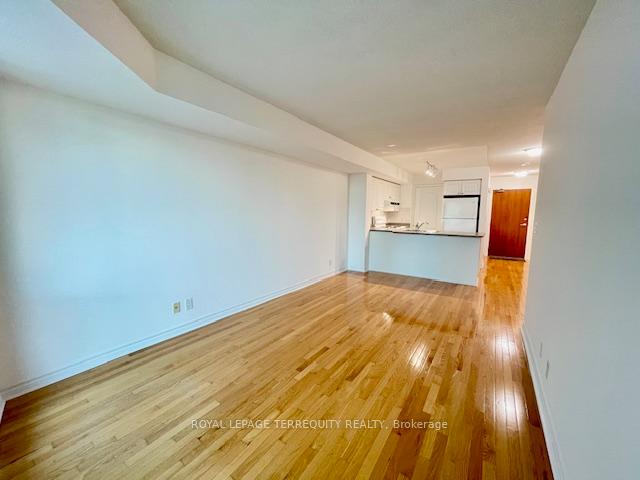 1104 - 1 Elm Drive W, Mississauga, ON L5B 4M1