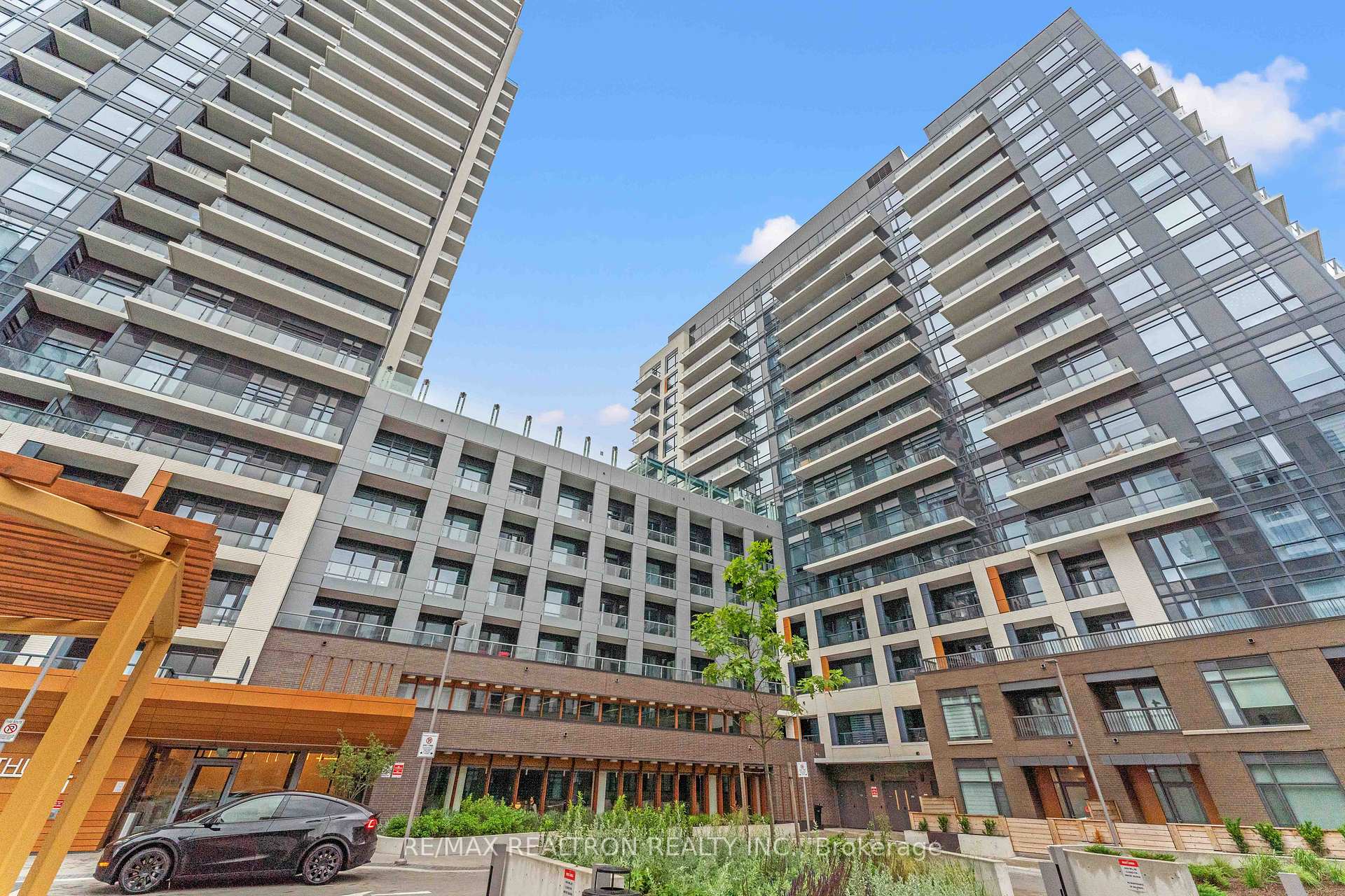1105 - 7950 Bathurst Street, Vaughan, ON L4J 0L4