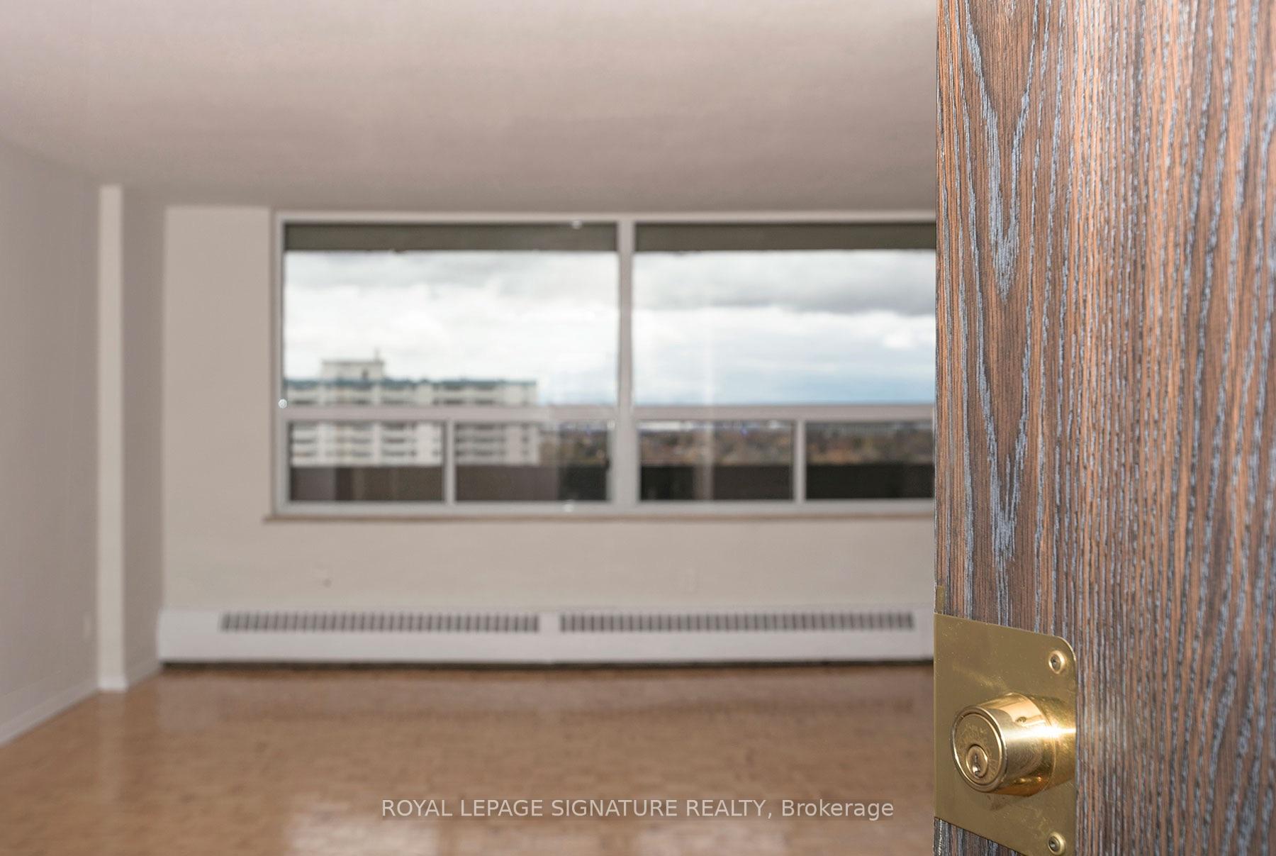 1107 - 6200 Bathurst Street, Toronto, ON M2R 2A3