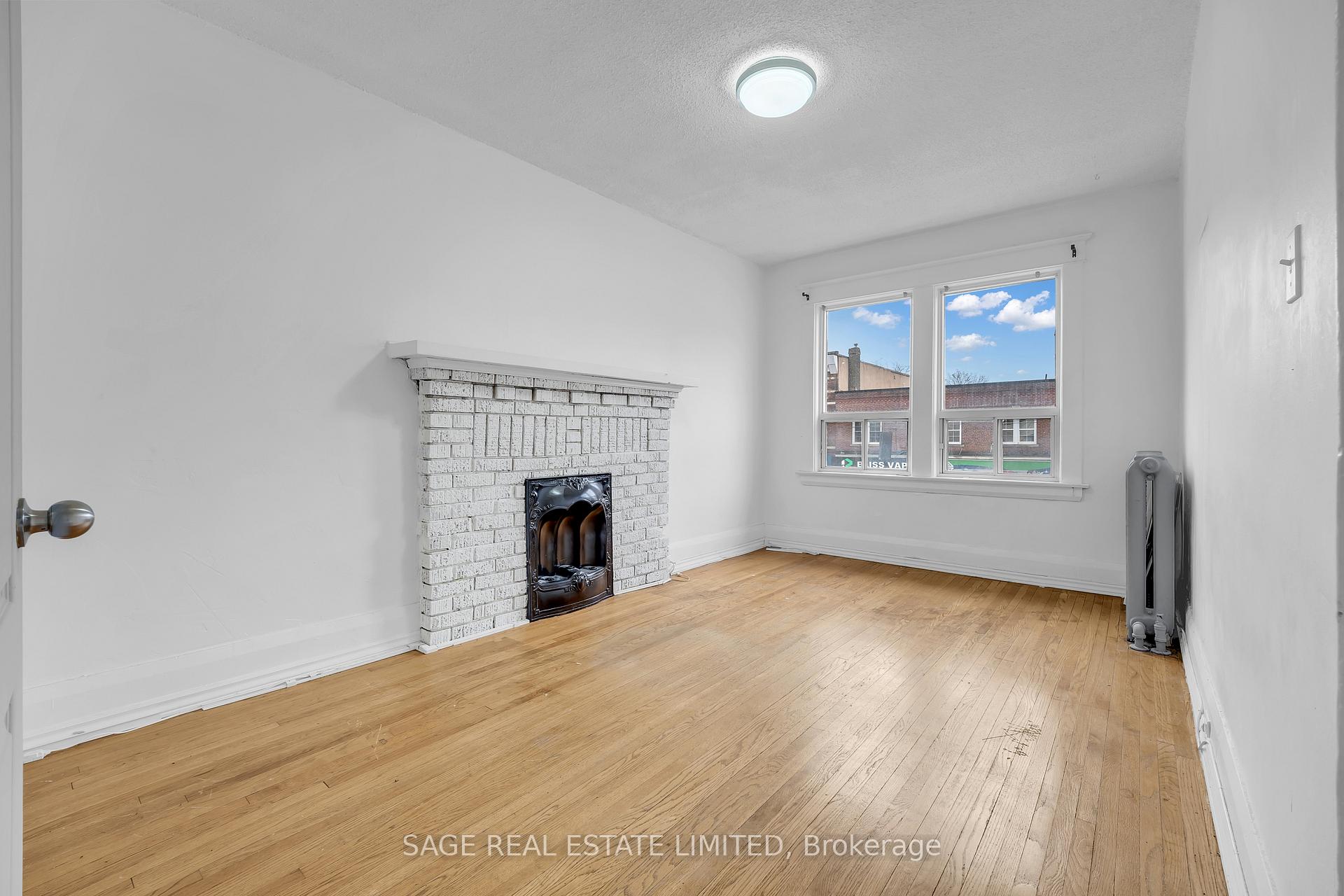 Upper - 1108 St.Clair Avenue W, Toronto, ON M6E 1A7