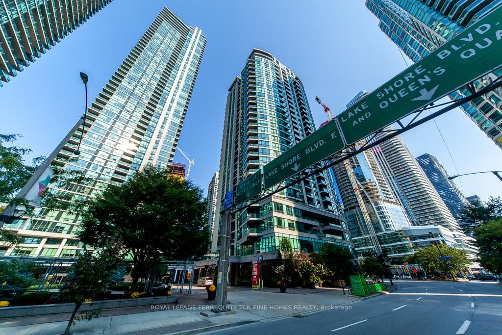 1109 - 16 Yonge Street, Toronto, ON M5E 2A1