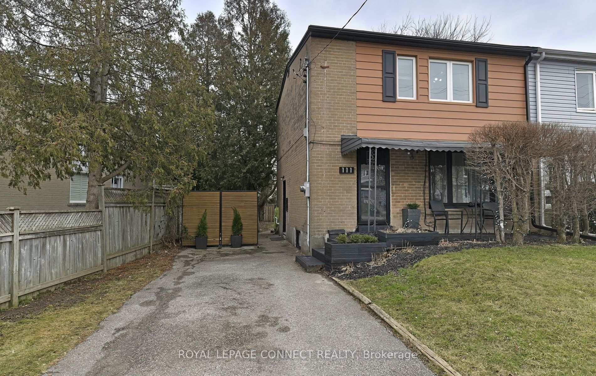111 Chestnut Crescent, Toronto, ON M1L 1Y6