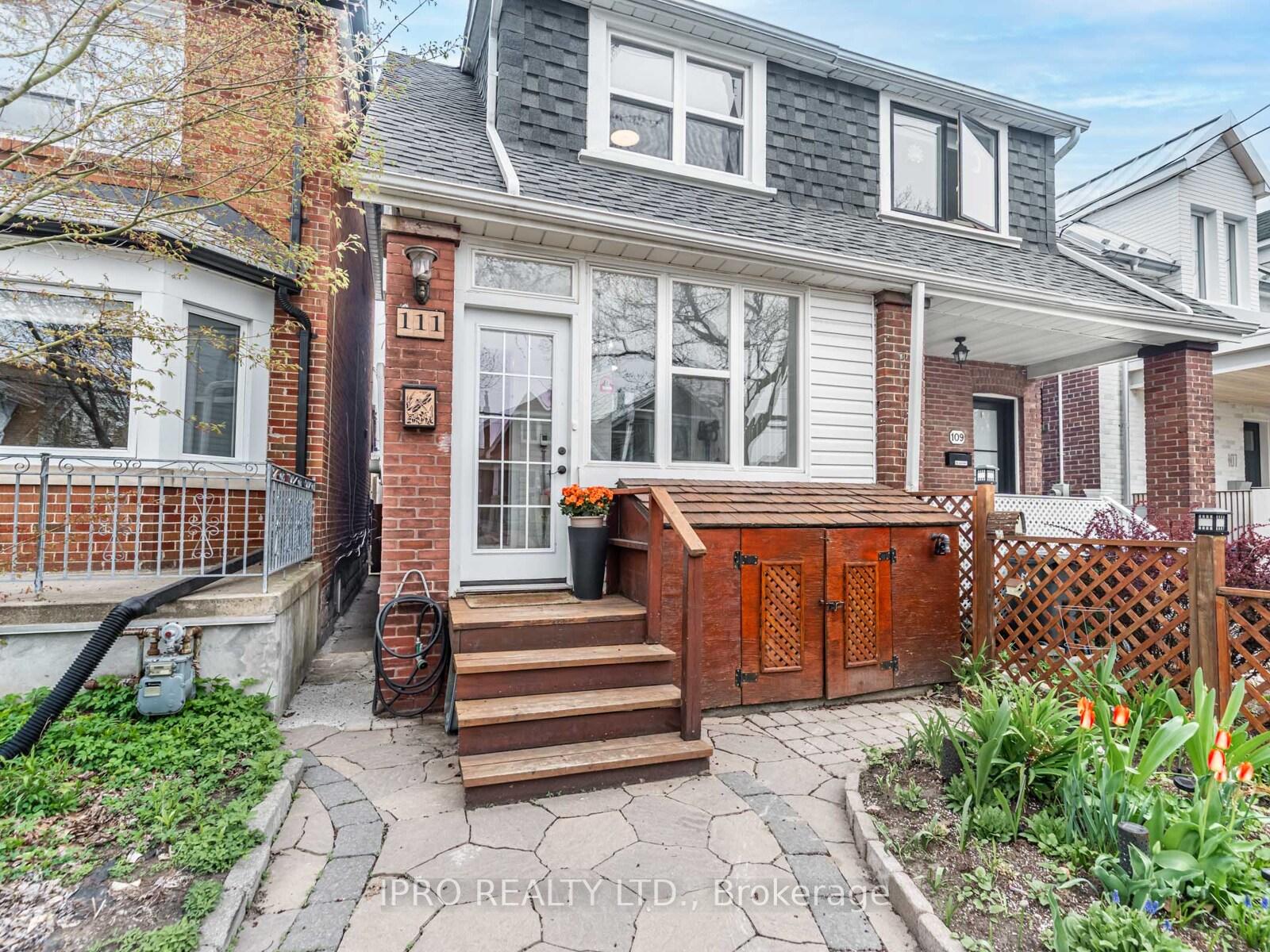 111 Chisholm Avenue, Toronto, ON M4C 4V6