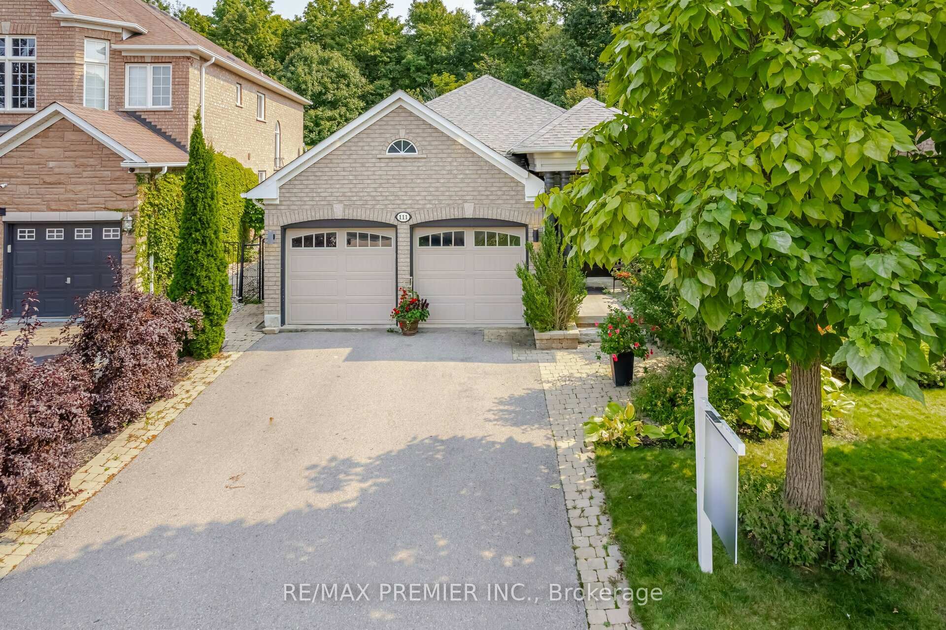 111 Regency View Heights, Vaughan, ON L6A 3T7