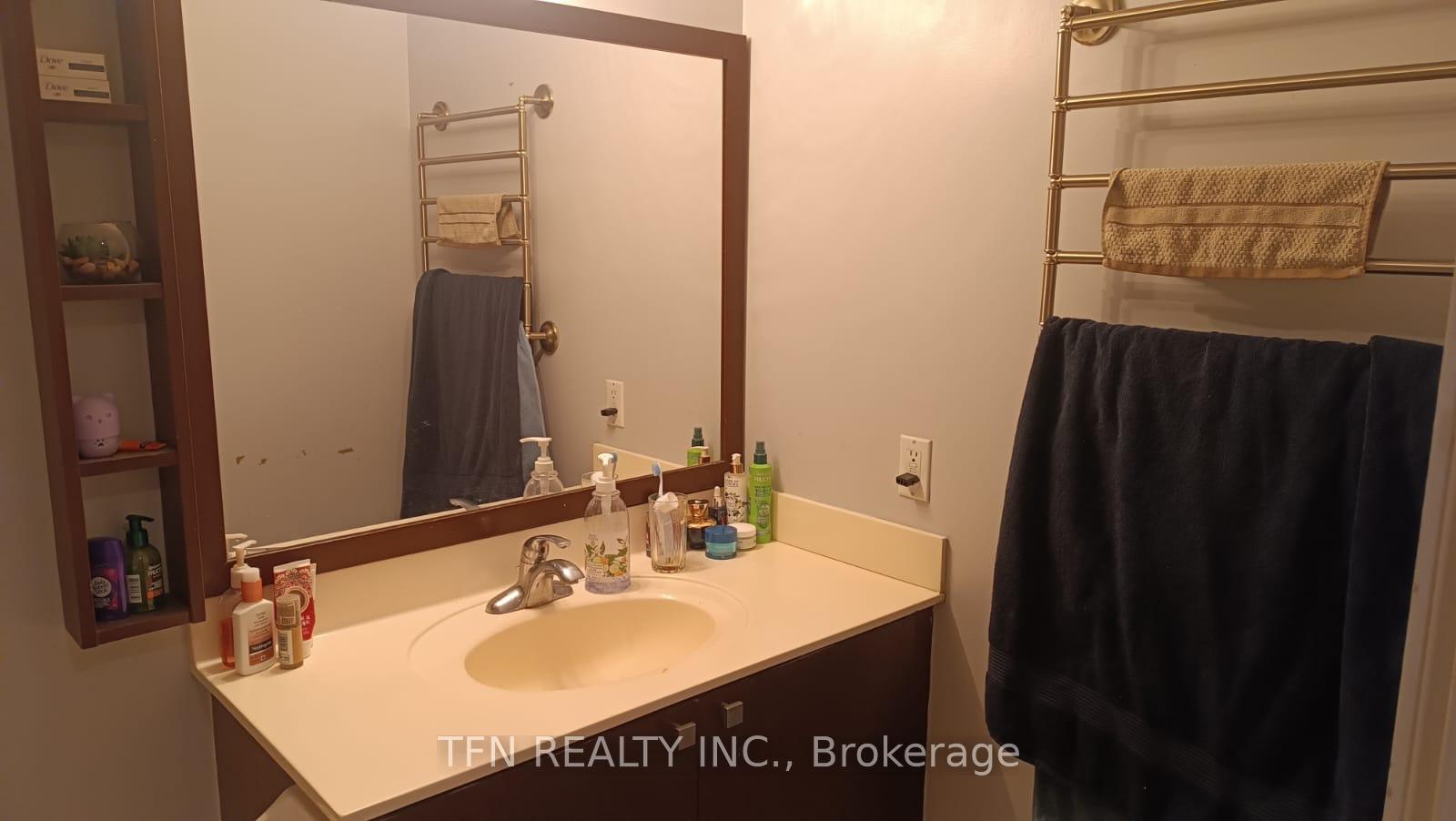 1110 - 200 Victoria Street, Toronto, ON M5B 1V8