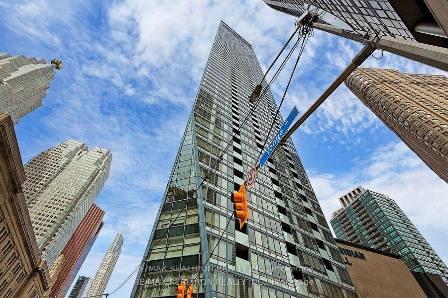 1111 - 8 The Esplanade Street, Toronto, ON M5E 0A6