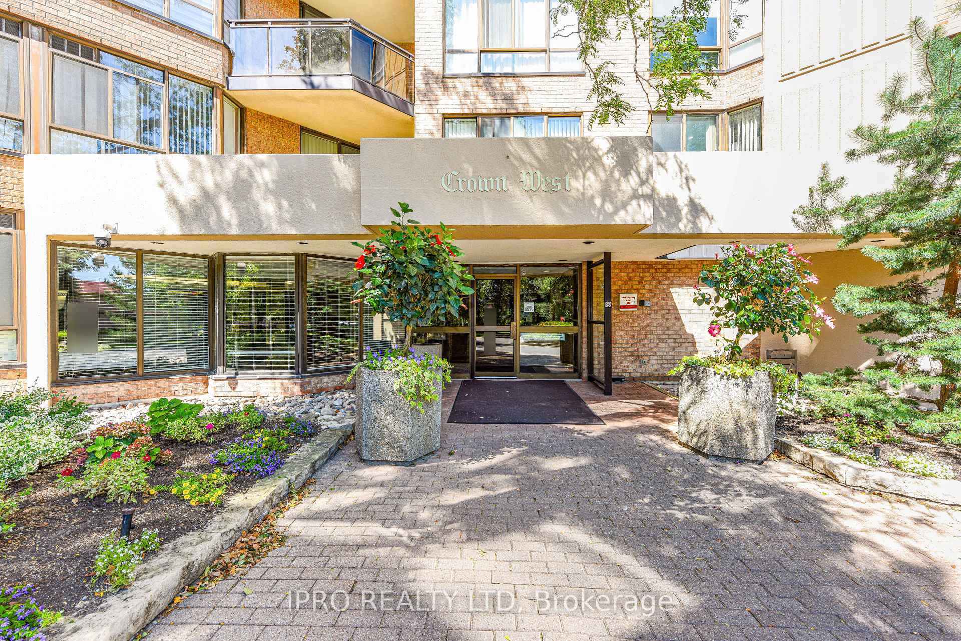 1112 - 20 Cherrytree Drive, Brampton, ON L6Y 3V1