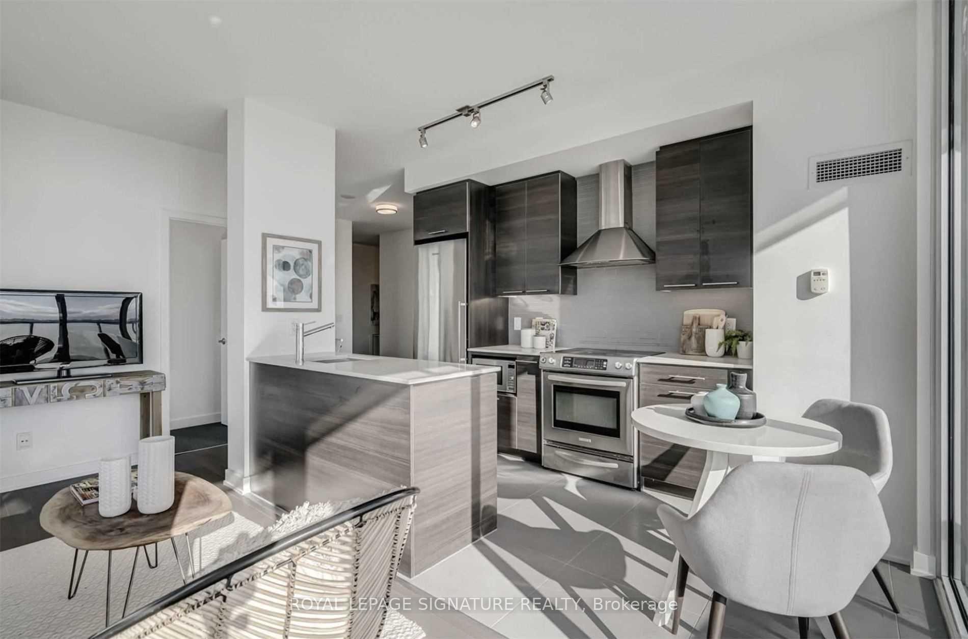 1113 - 1 Market Street, Toronto, ON M5E 0A2