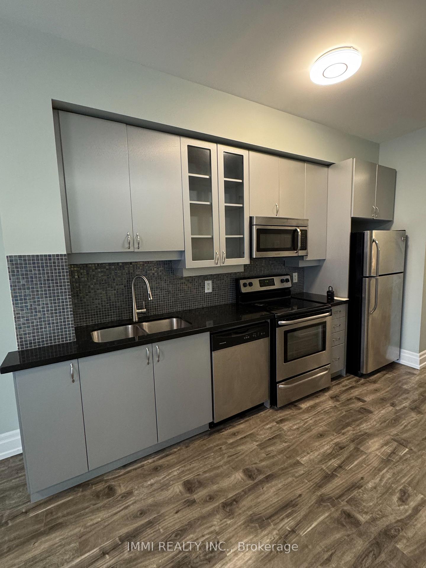 112 - 151 Upper Duke Crescent, Markham, ON L6G 0B6