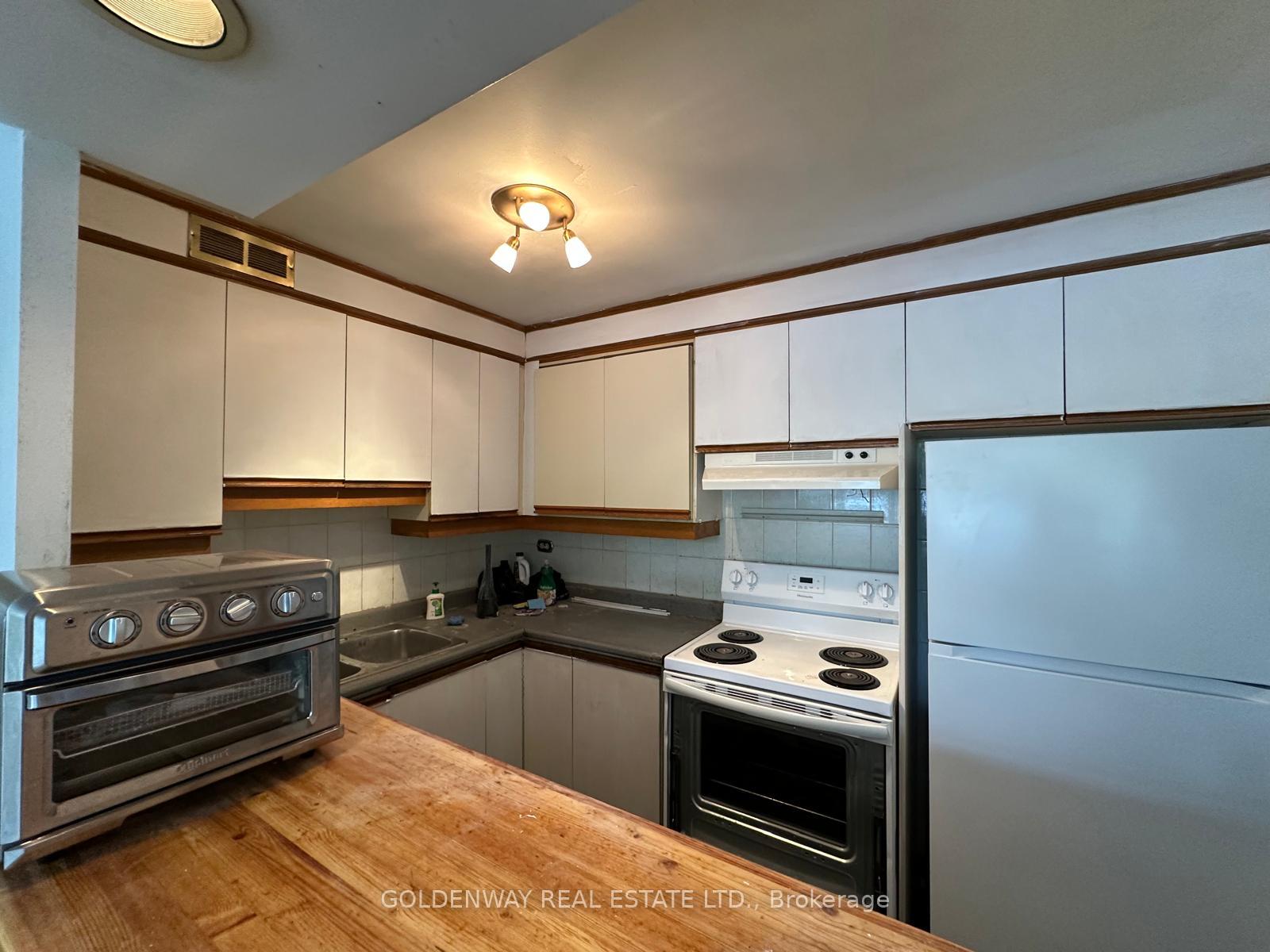 112 - 580 Christie Street, Toronto, ON M6G 3E3