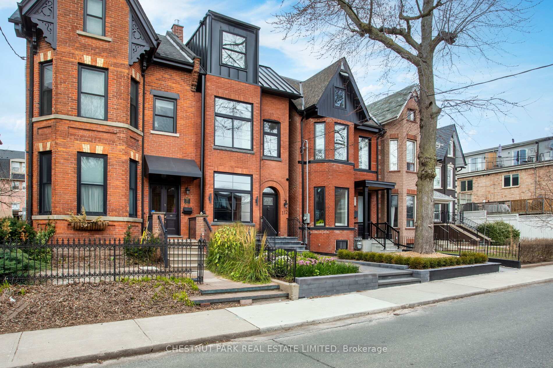 112 Givins Street, Toronto, ON M6J 2X9