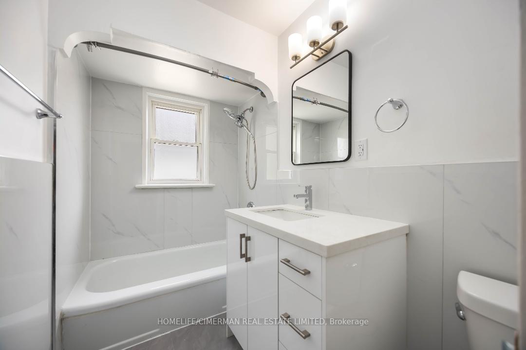 112 Meighen Avenue, Toronto, ON M4B 2H7