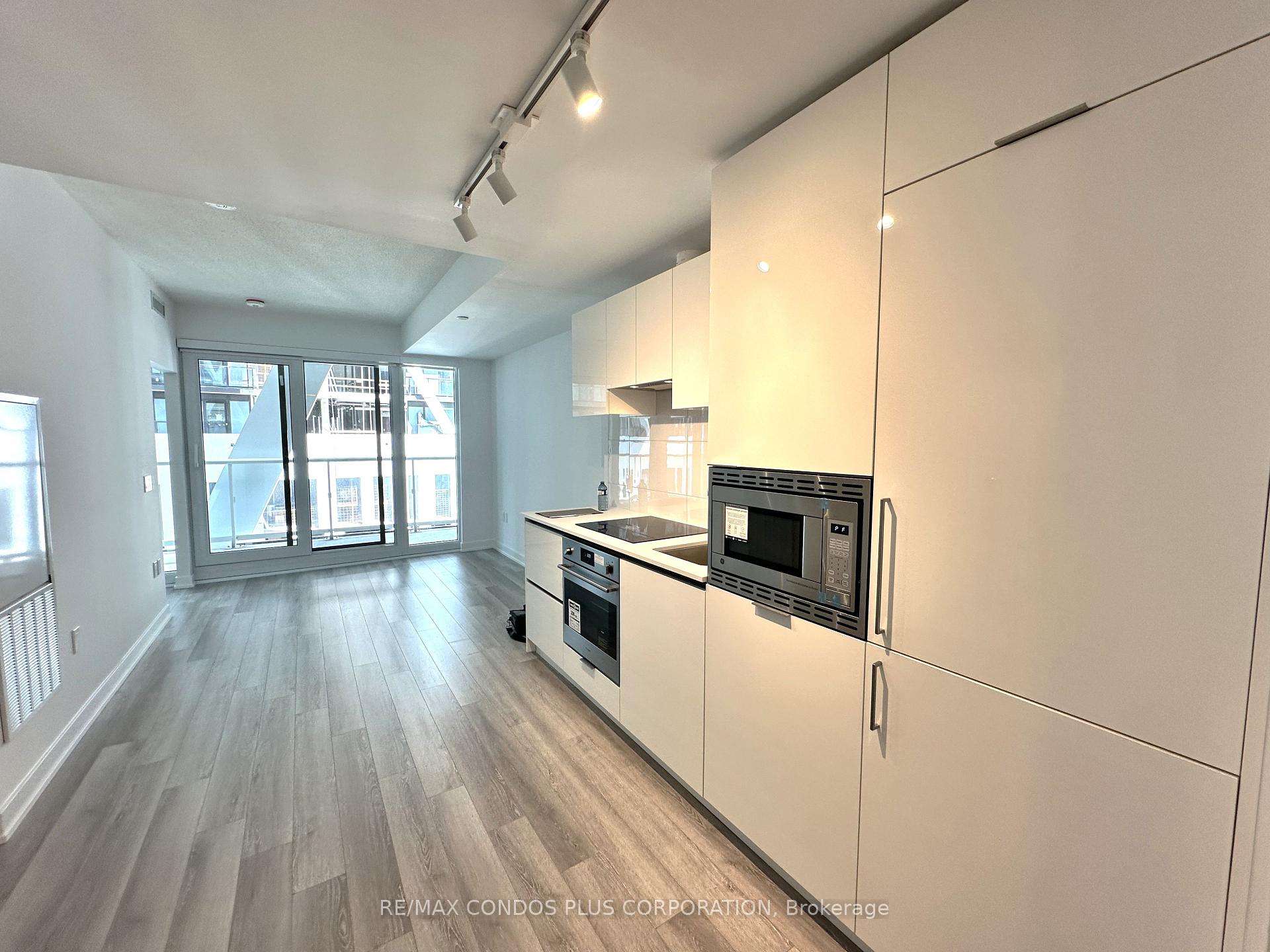 1123 - 230 Simcoe Street, Toronto, ON M5T 1T4