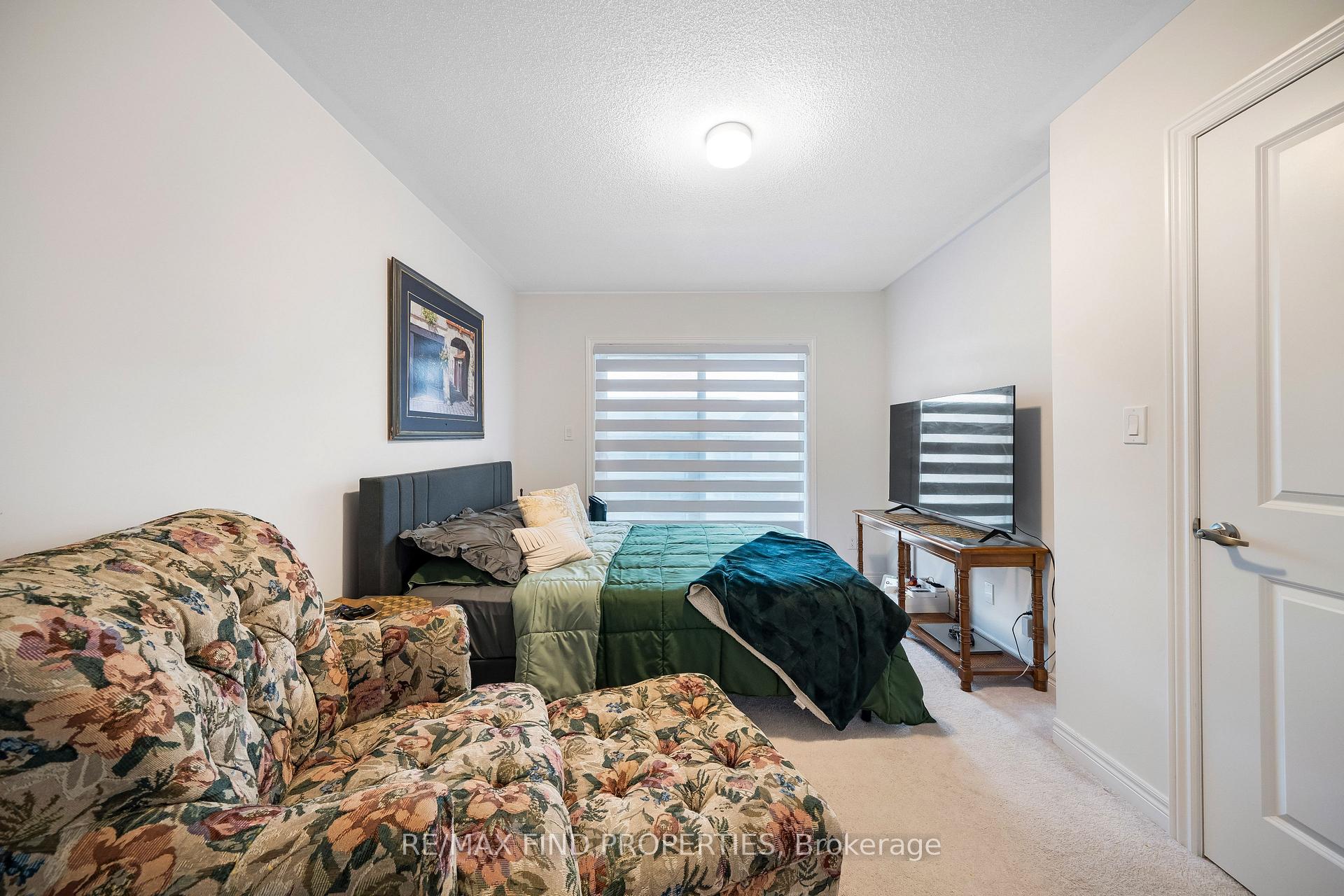 1104 Lockie Drive, Oshawa, ON L1L 0R9