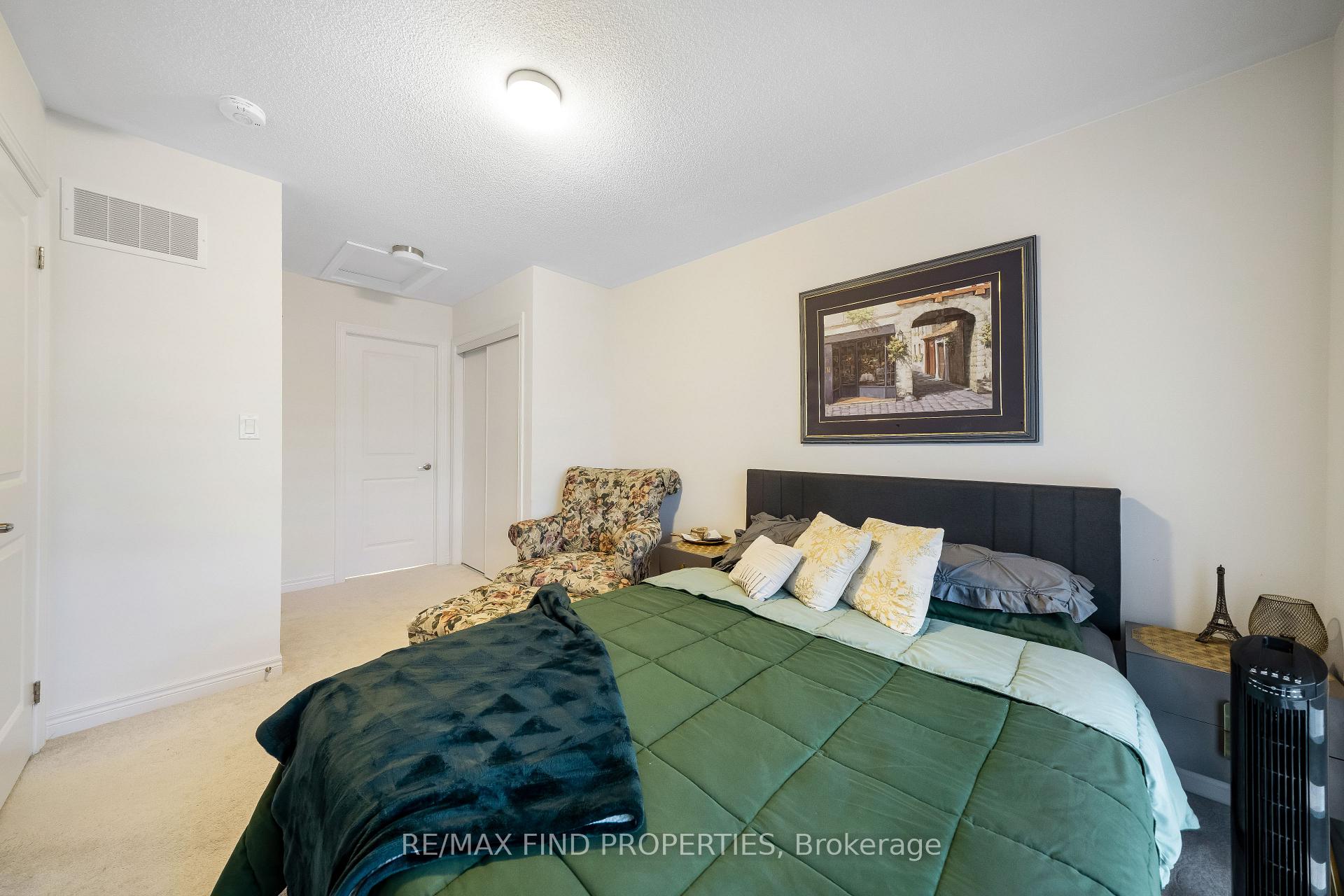 1104 Lockie Drive, Oshawa, ON L1L 0R9