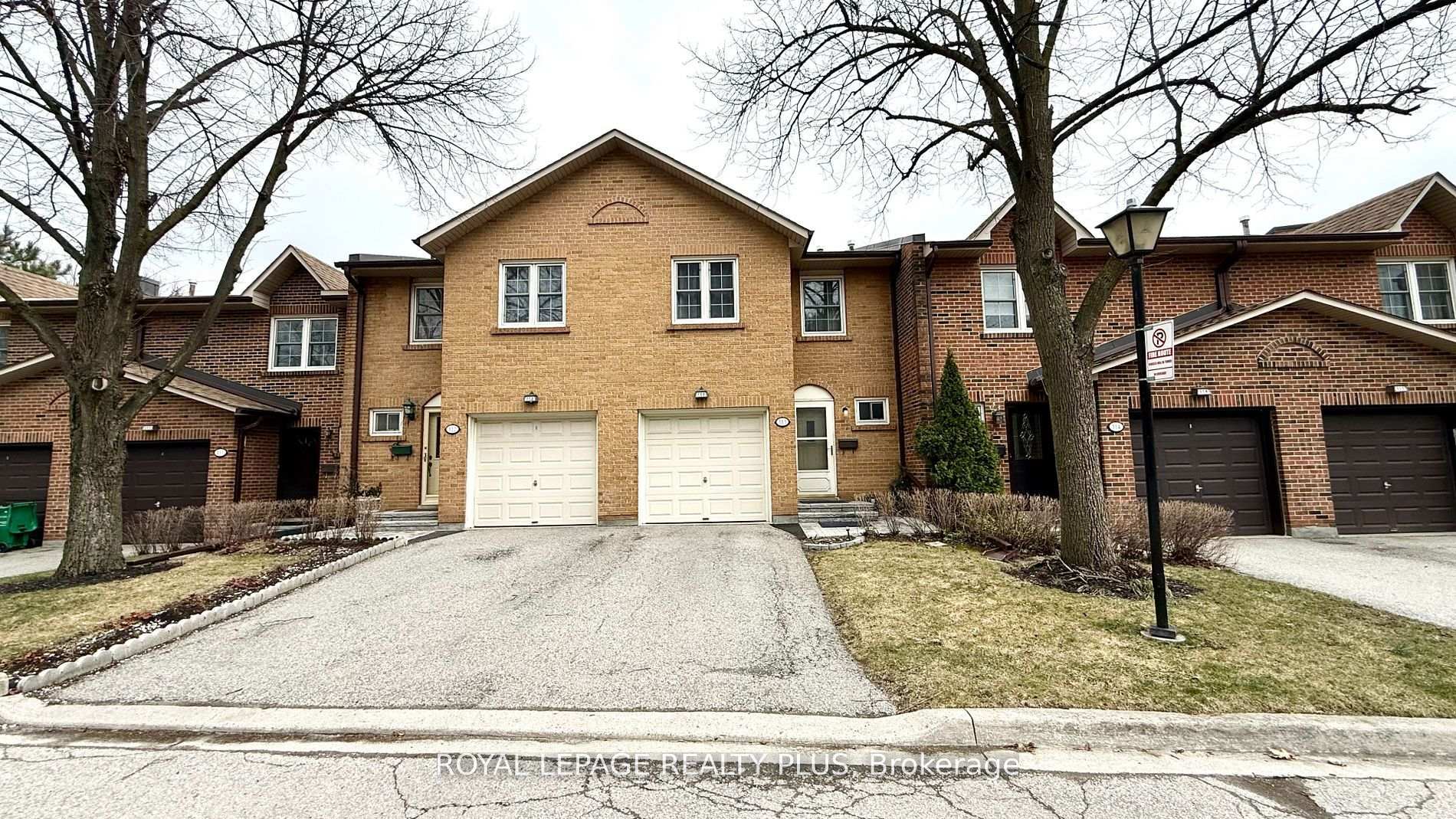 113 - 2120 Rathburn Road E, Mississauga, ON L4W 2S8