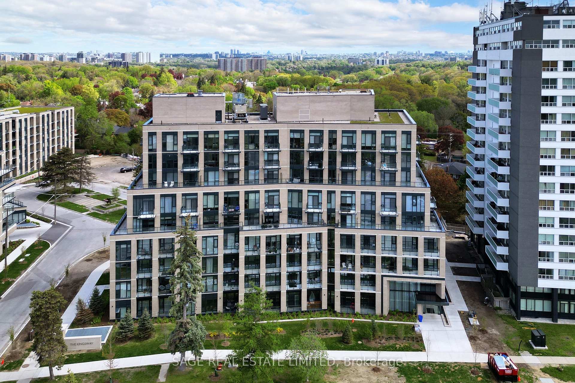 113 - 293 The Kingsway, Toronto, ON M9A 0E8