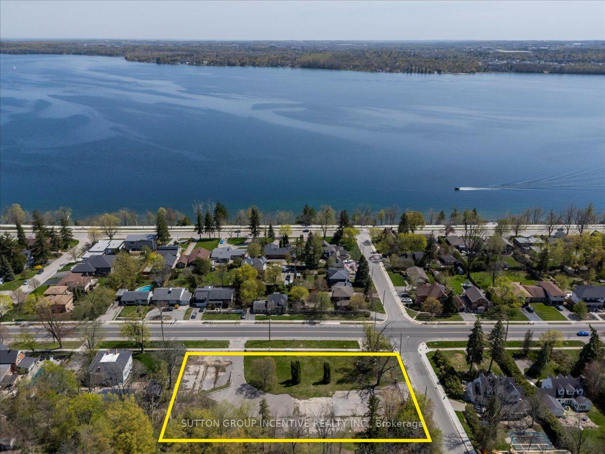 114 Blake Street, Barrie, ON L4M 1K3