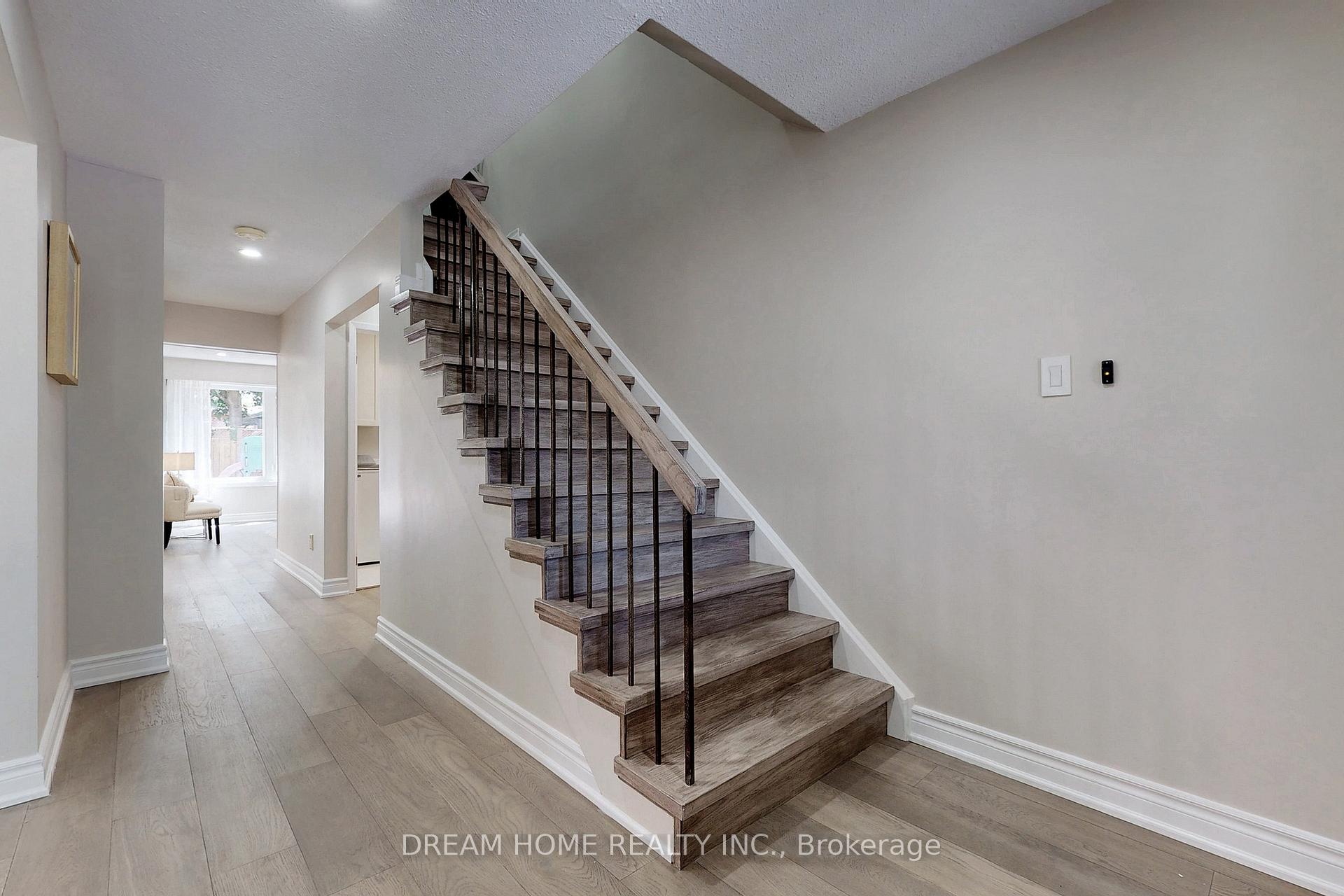 114 Mossbrook Crescent, Toronto, ON M1W 2W9