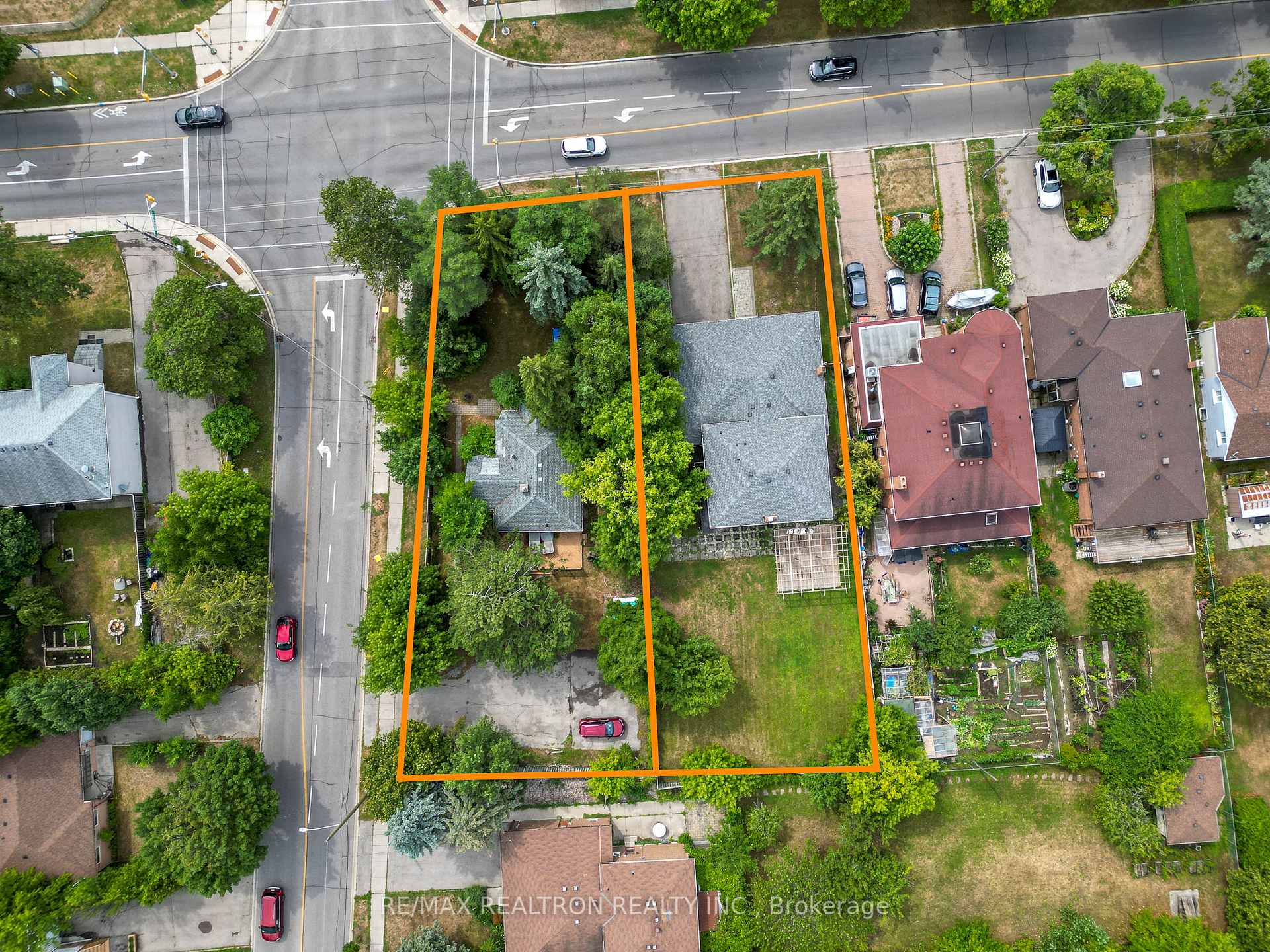 114 Weldrick Road W, Richmond Hill, ON L4C 3V1