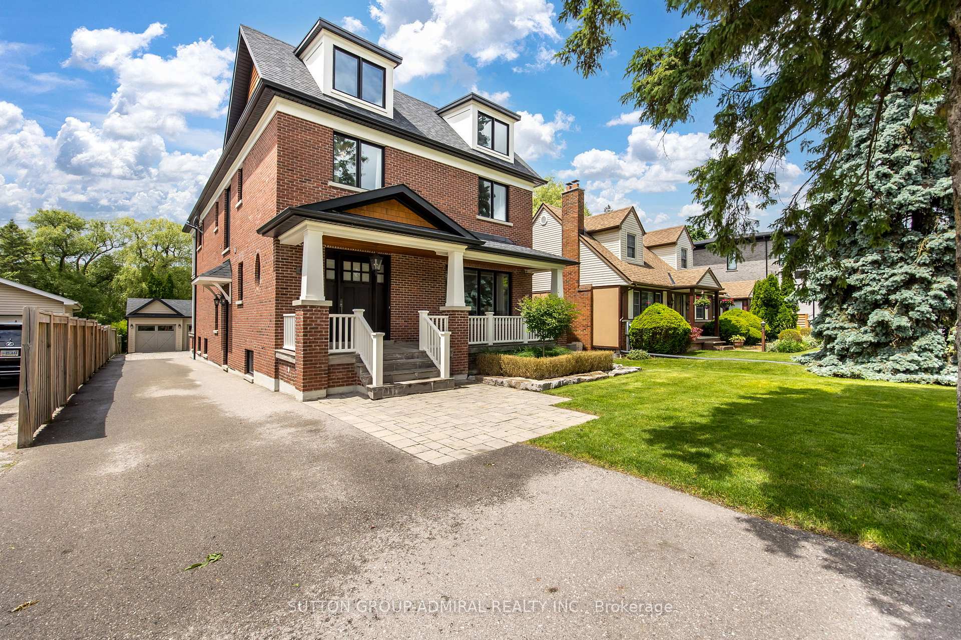 114 Wood Lane, Richmond Hill, ON L4C 4W1