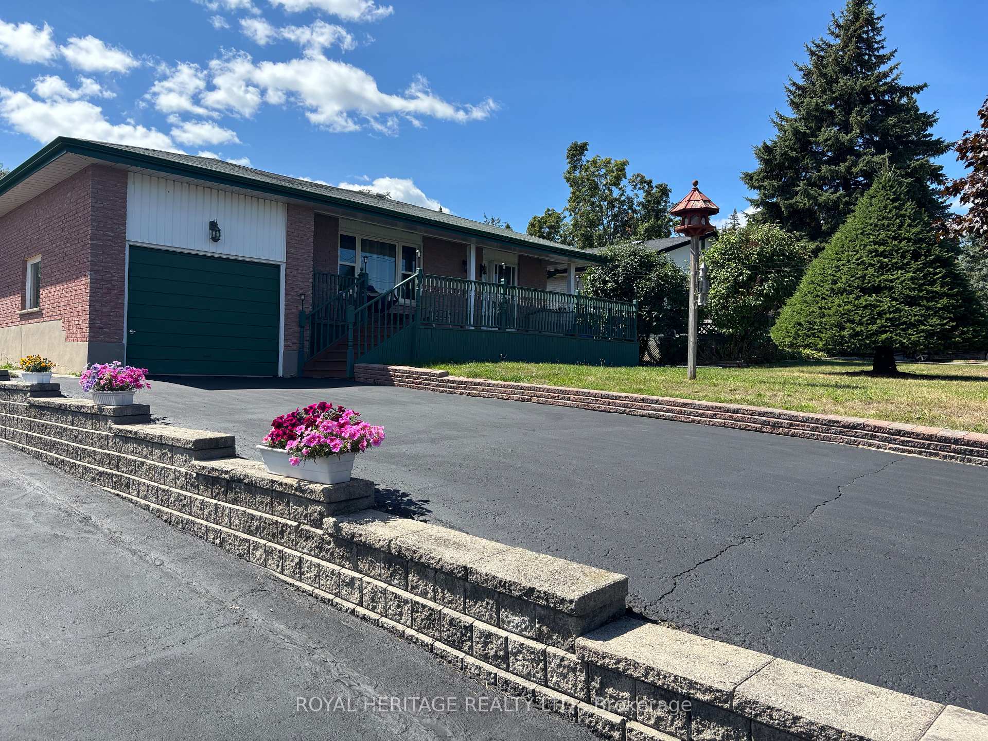 1147 Chemong Road N, Peterborough North, ON K9J 6X2