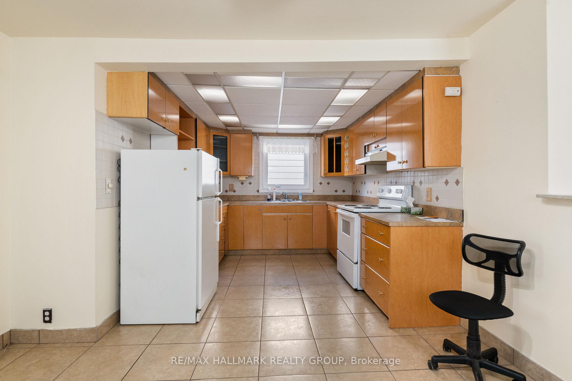 115 STE-CECILE Street, Vanier and Kingsview Park, ON K1L 5L3