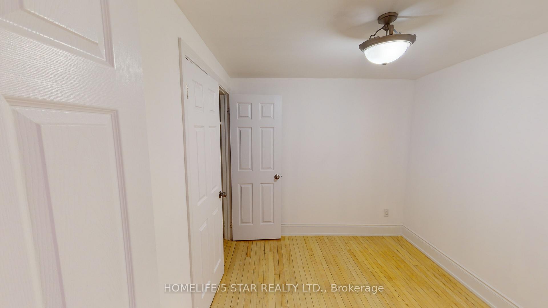 206 - 1152 Gerrard Street E, Toronto, ON M4L 1Y2