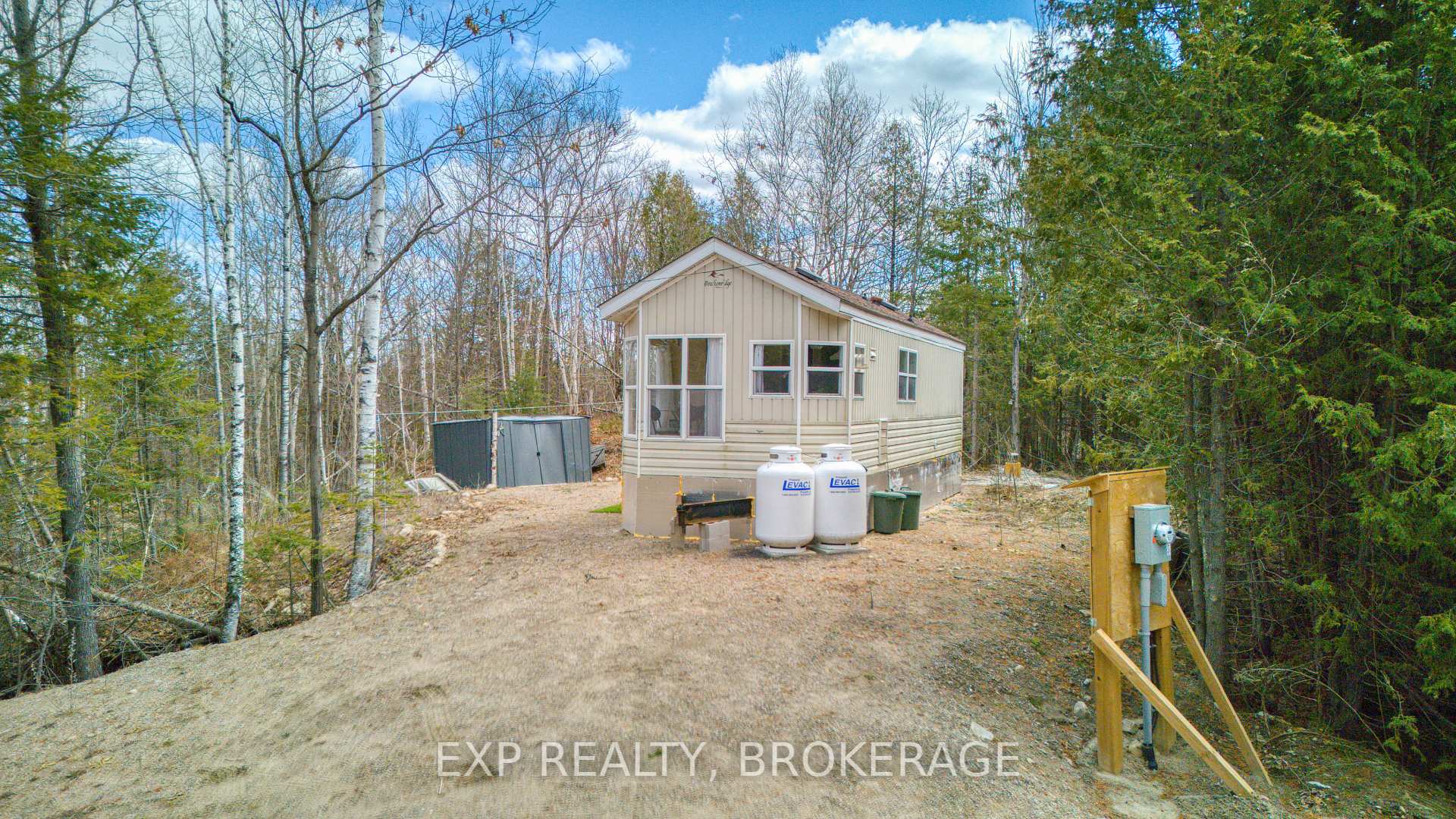 11579 ROAD 509 N, Frontenac, ON K0H 2J0