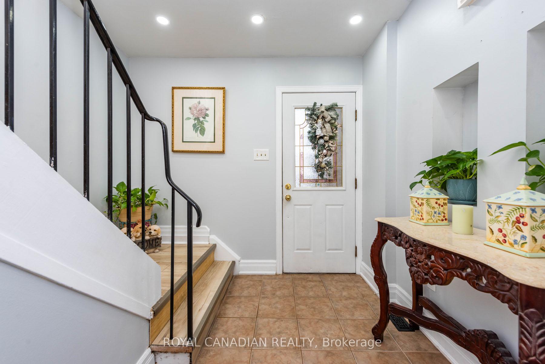116 - 1538 Lancaster Drive, Oakville, ON L6H 2Z3