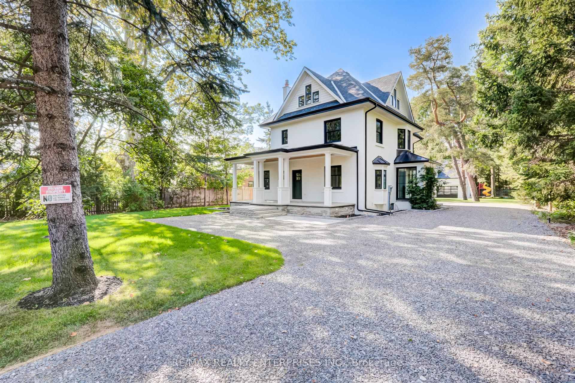 1160 Clarkson Road N, Mississauga, ON L5J 2W2