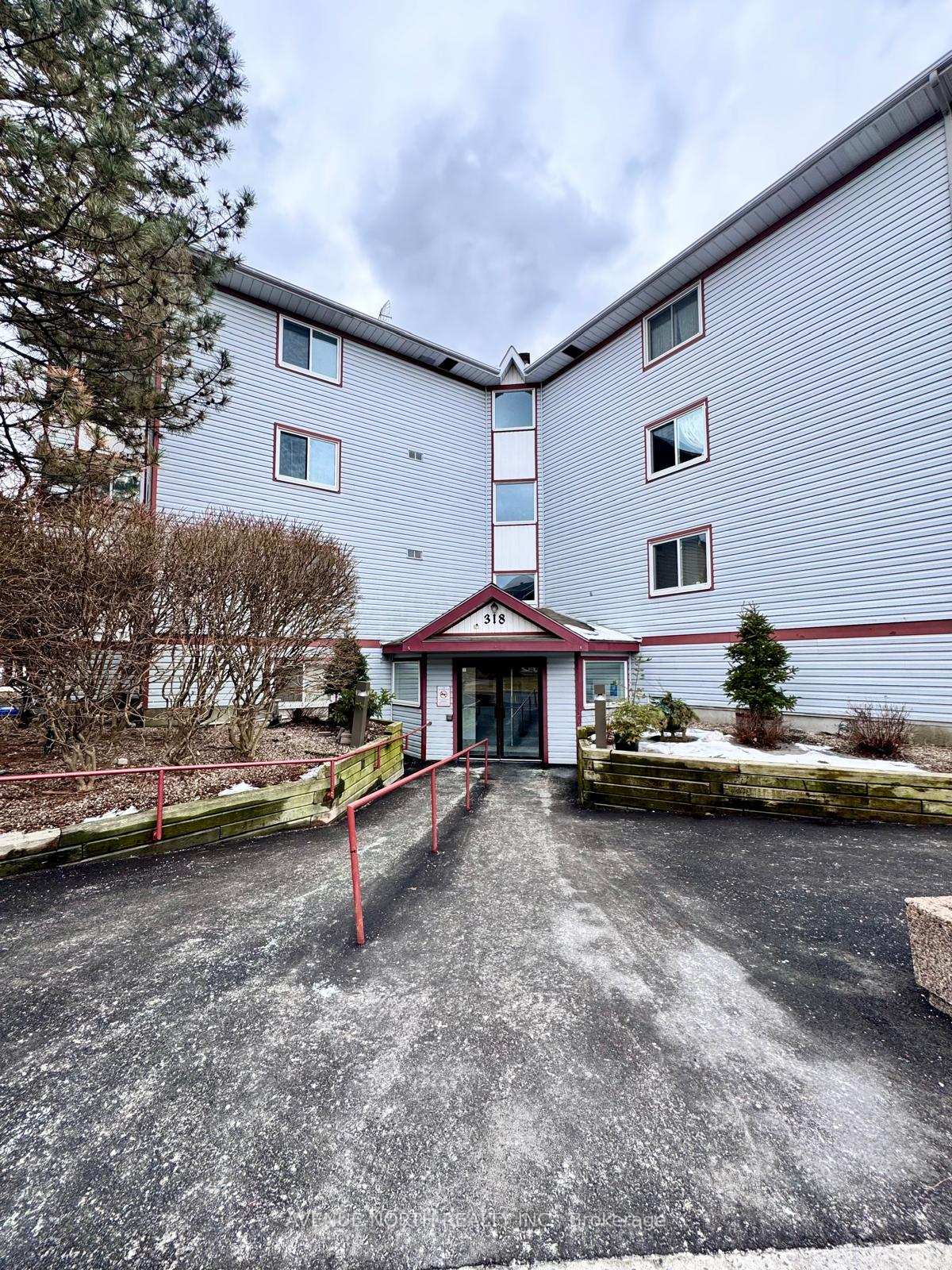 117 - 318 Lorry Greenberg Drive, Hunt Club - South Keys and Area, ON ...