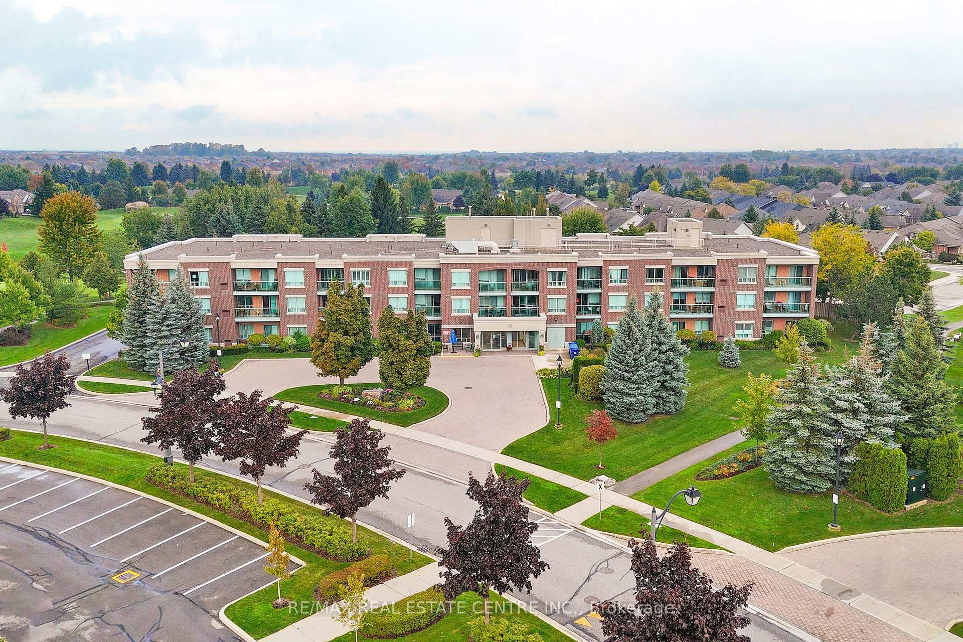 117 - 35 Via Rosedale, Brampton, ON L6R 3J9