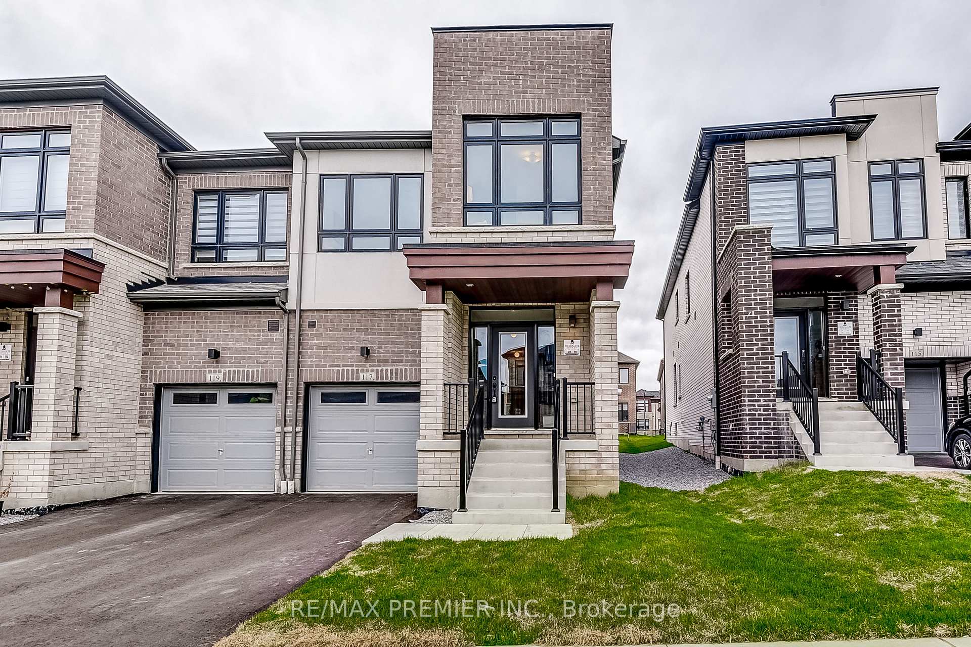 117 Armilia Place, Whitby, ON L1P 0P7