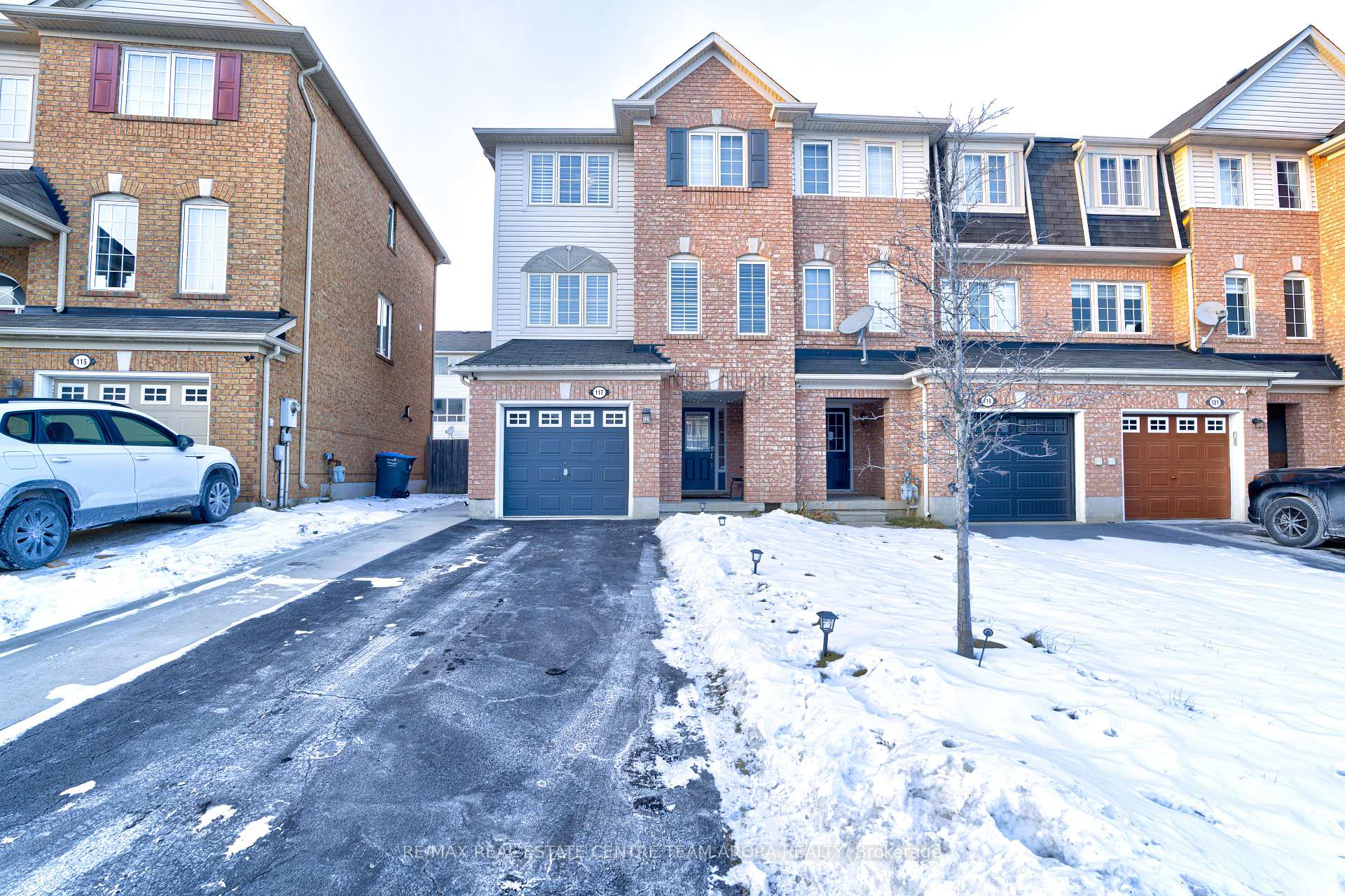 117 Decker Hollow Circle, Brampton, ON L6X 0L4