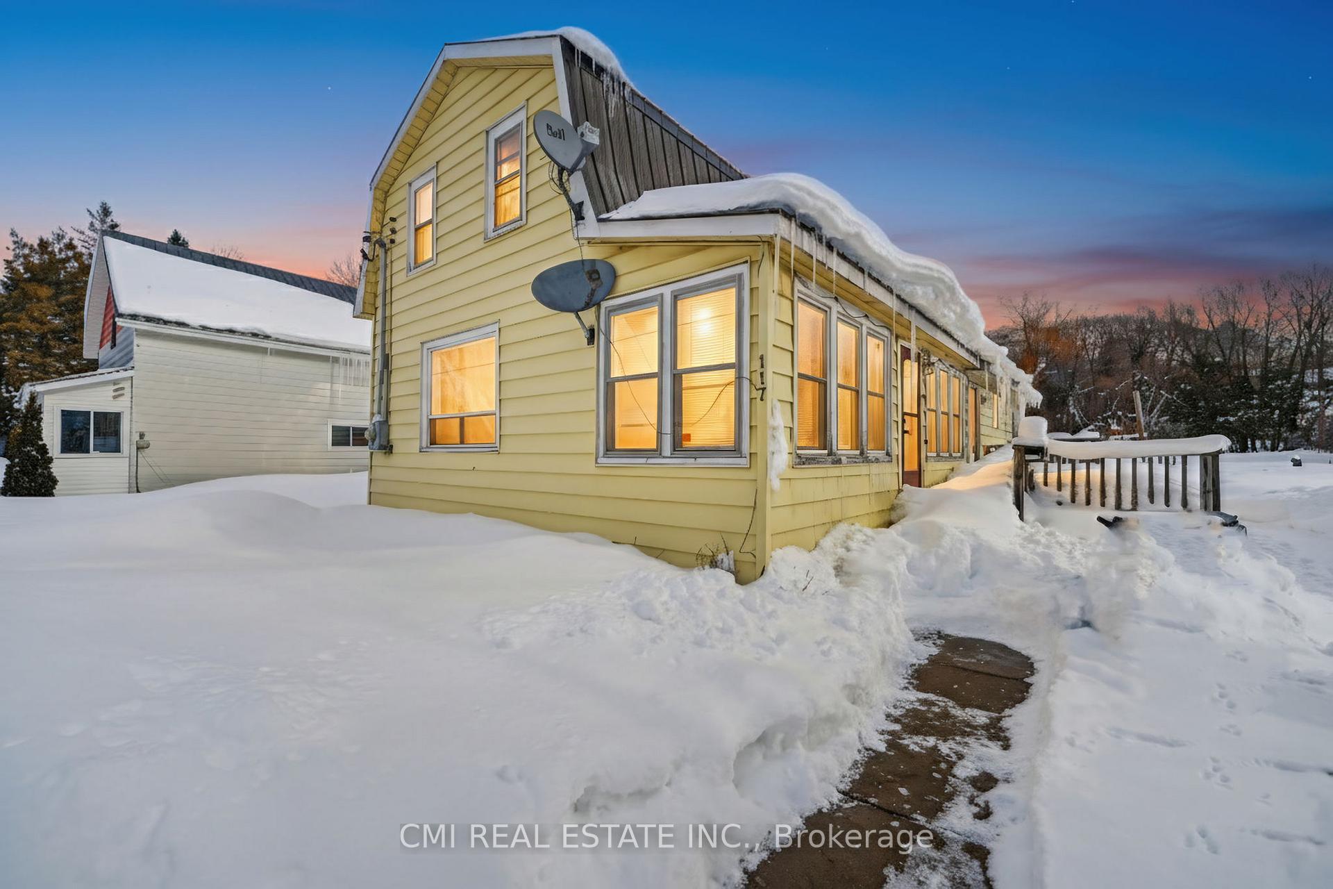 117 Fox Street, Penetanguishene, ON L9M 1E2