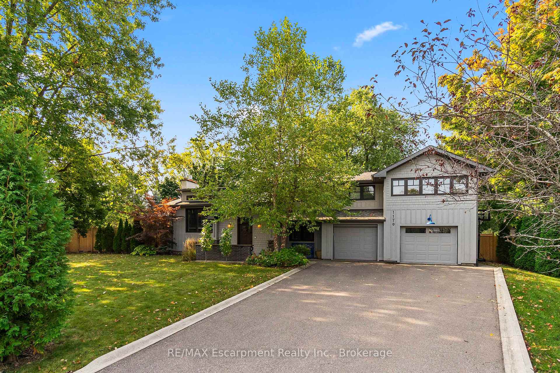 1170 Willowbrook Drive, Oakville, ON L6L 2J8