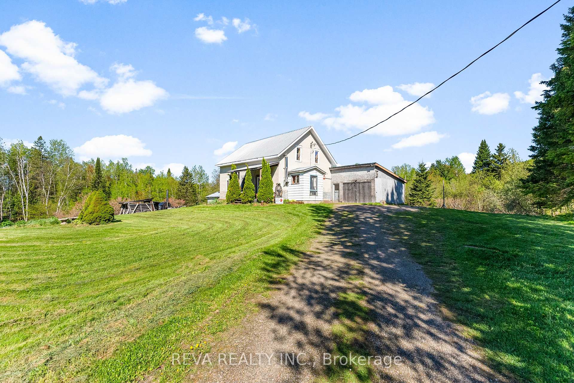 1175 Hillsview Road, Hastings Highlands, ON K0L 2R0