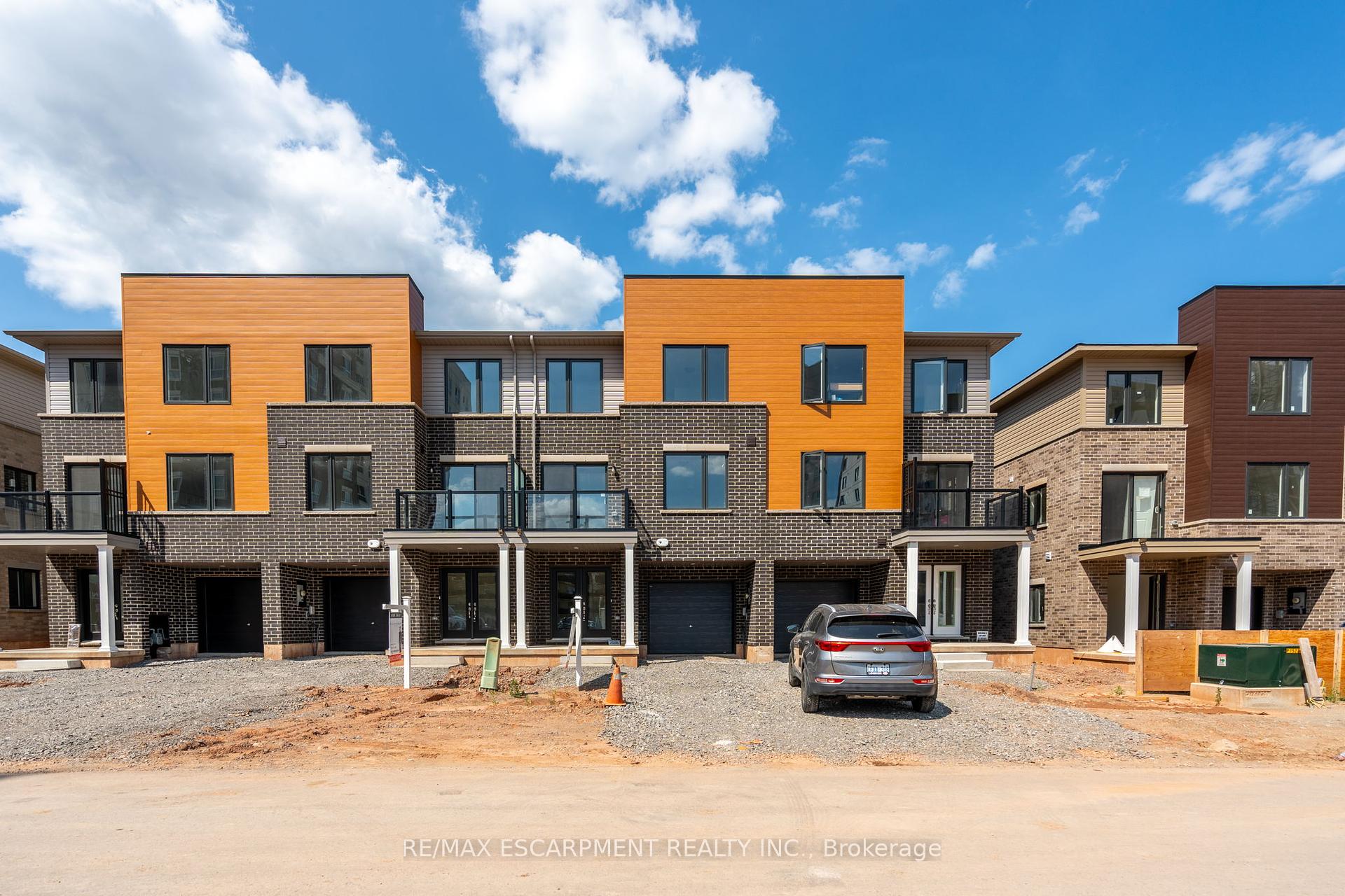 118 - 21 Roxanne Drive, Hamilton, ON L8H 0B6