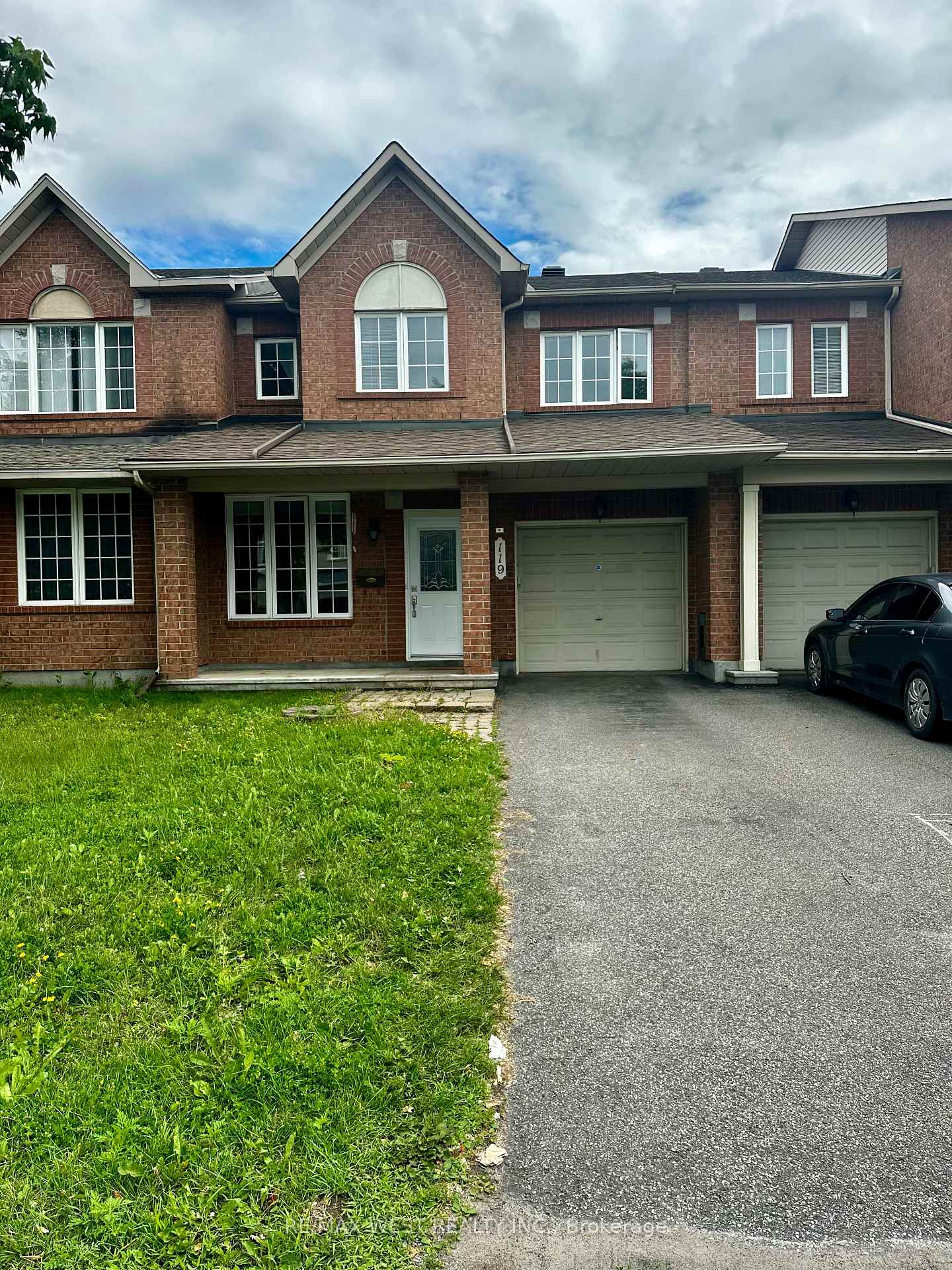 119 Deerfox Drive, Barrhaven, ON K2J 4W4