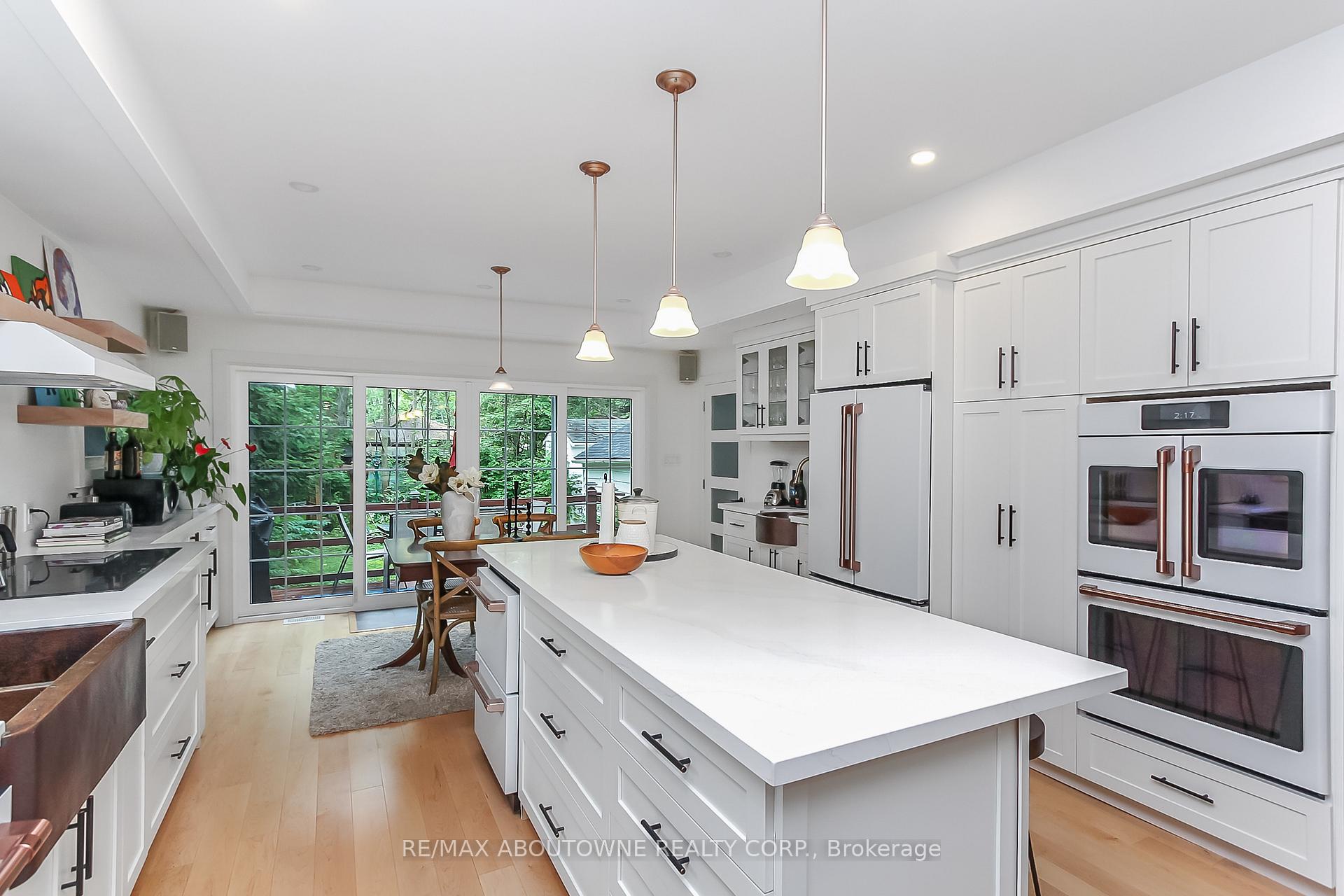 12 49TH Street N, Wasaga Beach, ON L9Z 1Y1